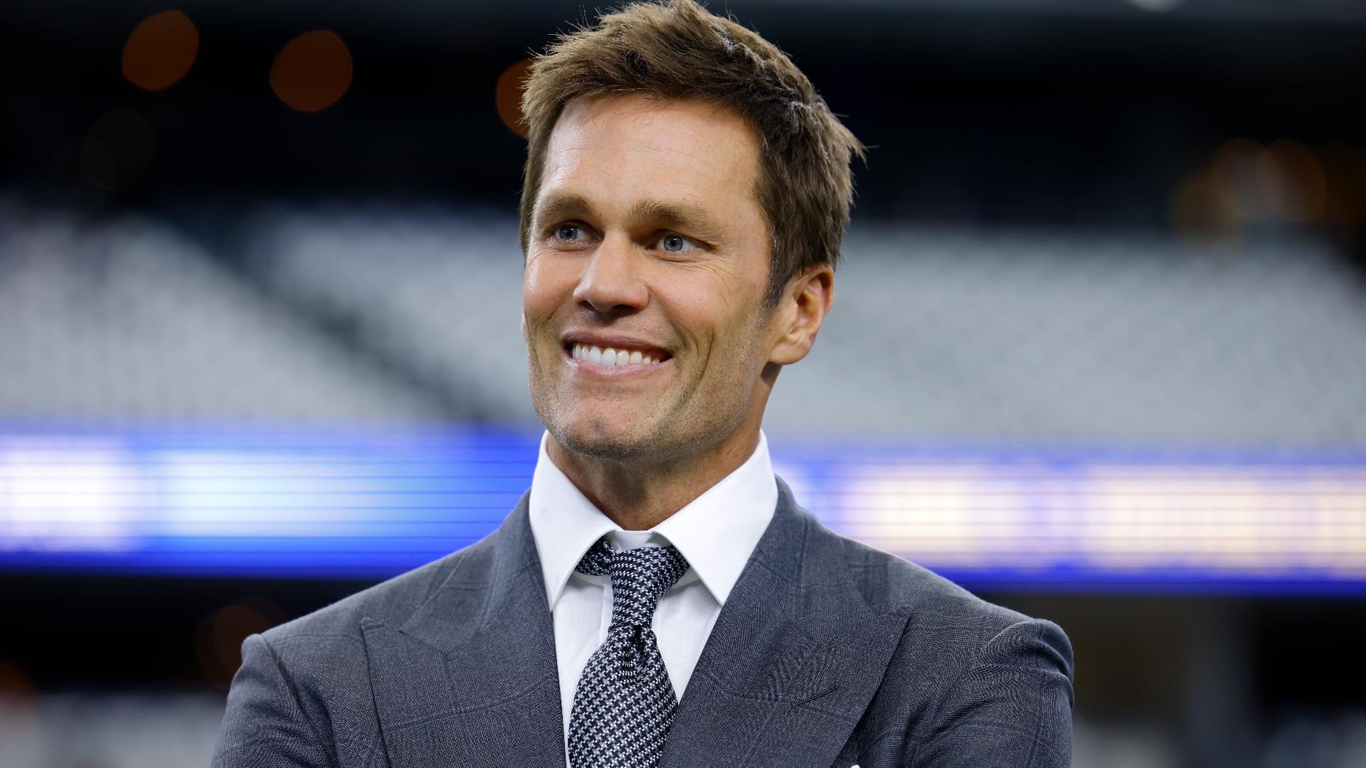 Tom Brady says his new dog is a clone of his late pup Lua ...