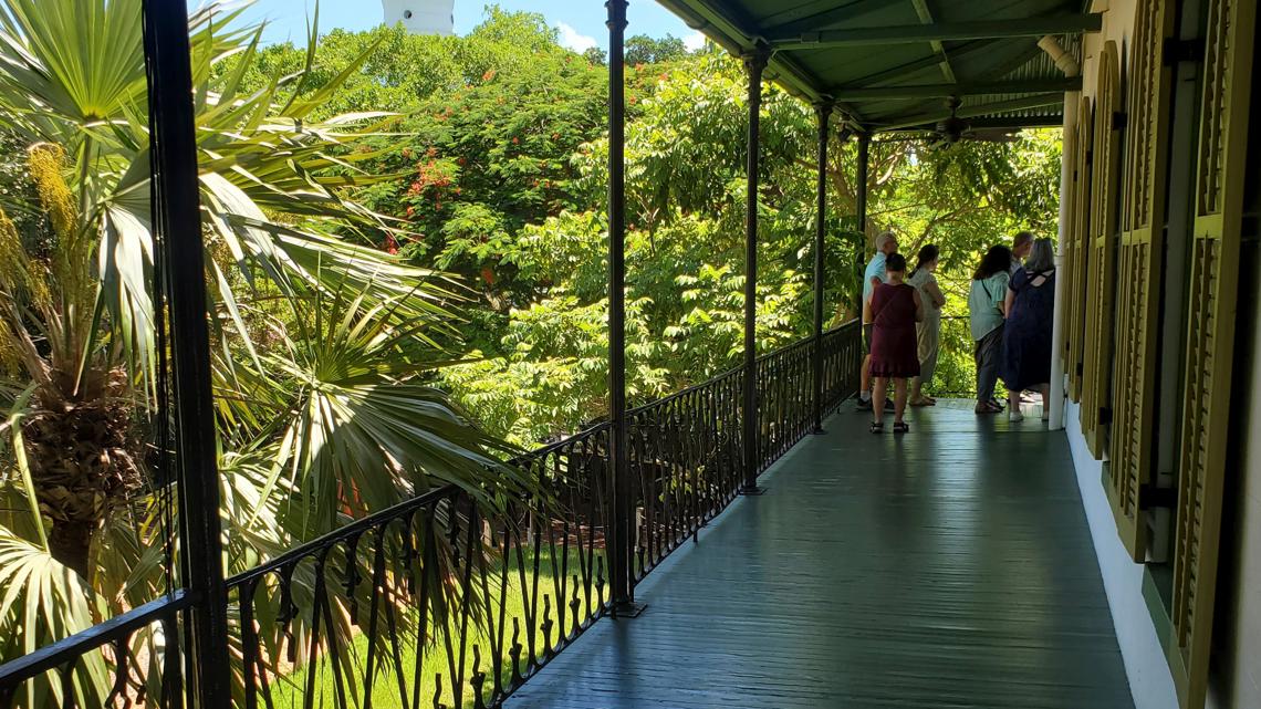 Ernest Hemingway fans honor author's 125th birthday in Key West ...