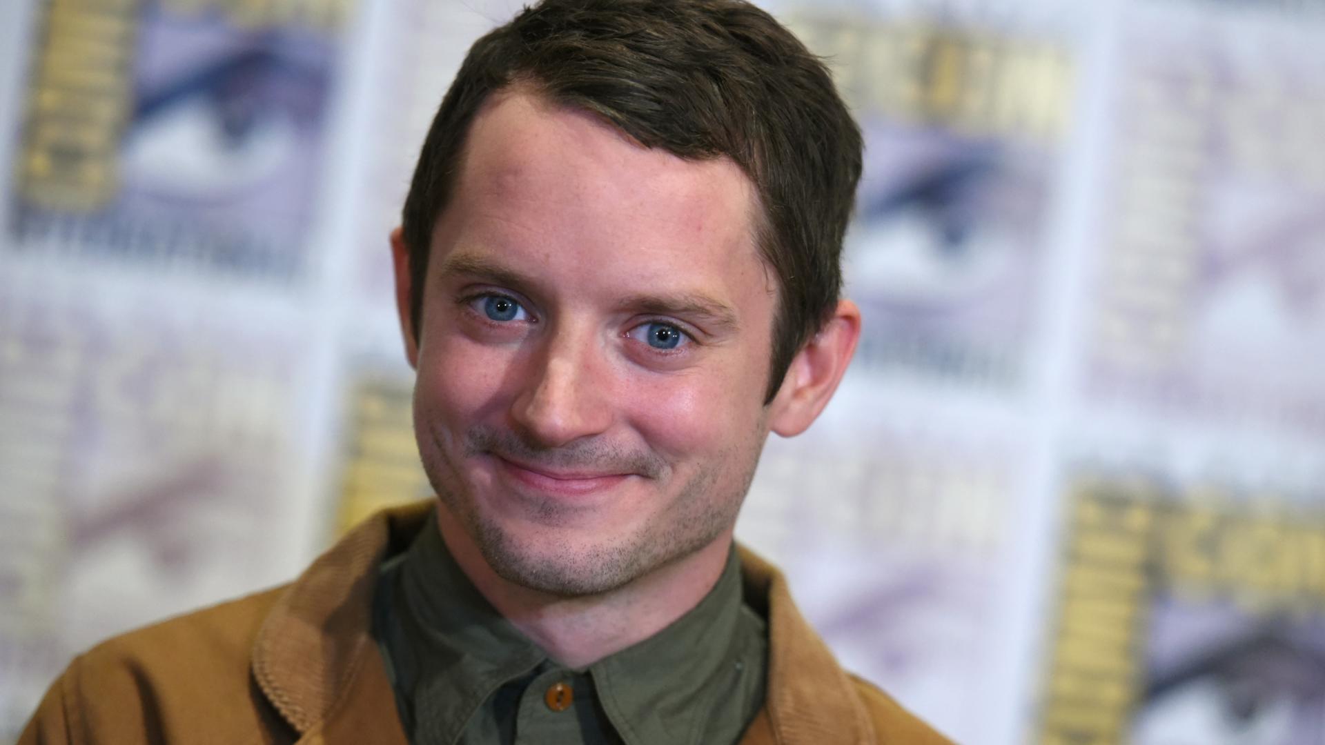 WATCH: Elijah Wood crashes 'Lord of the Rings' themed wedding in New ...
