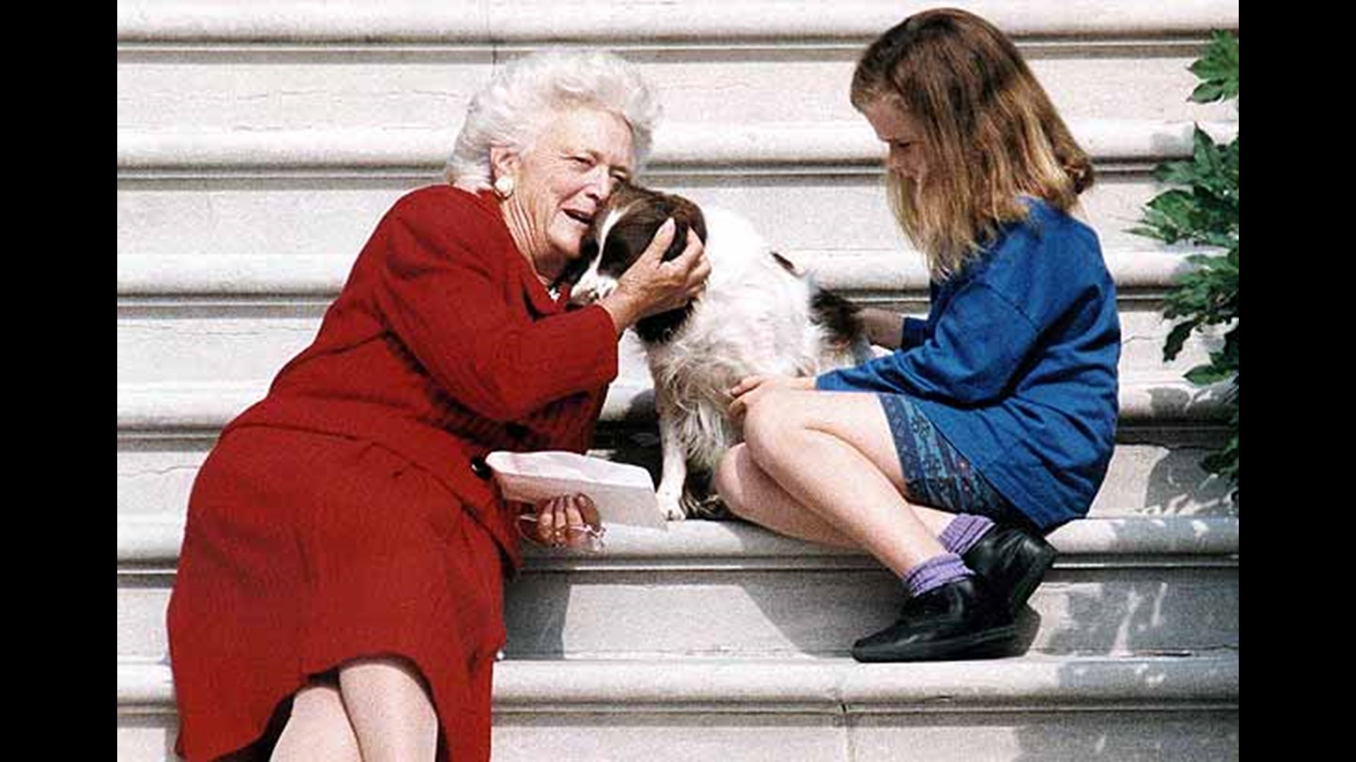 Former first lady Barbara Bush, literacy advocate and longtime Maine ...