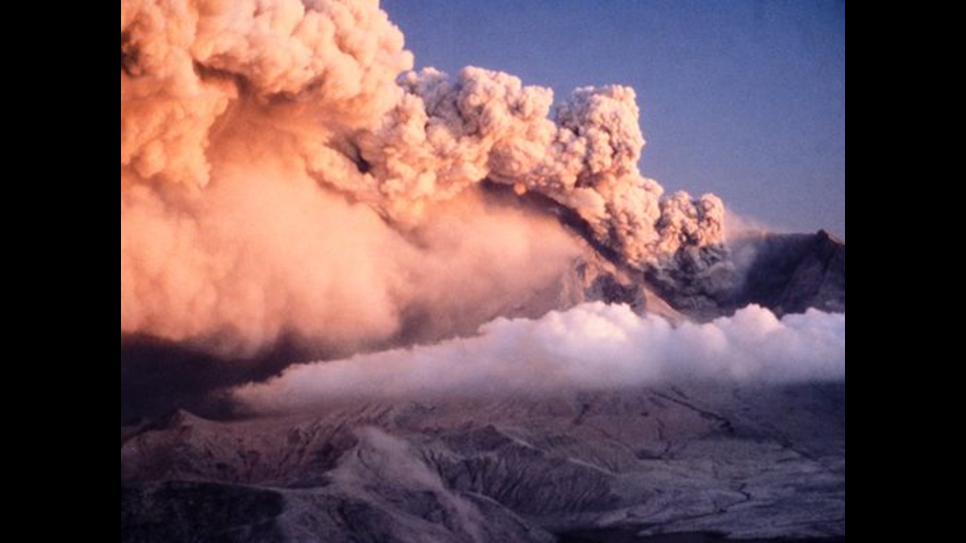 Mount St. Helens eruption: Never-before-published photos ...