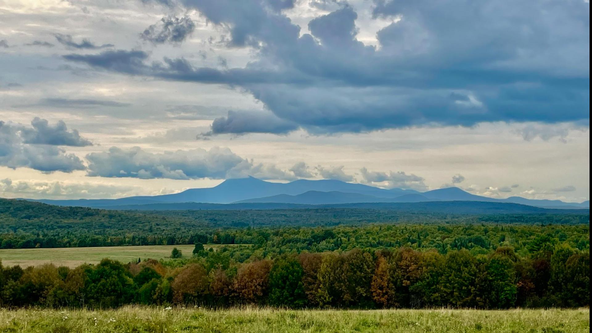 'Brilliant fall colors' expected for Maine leaf-peeping season ...