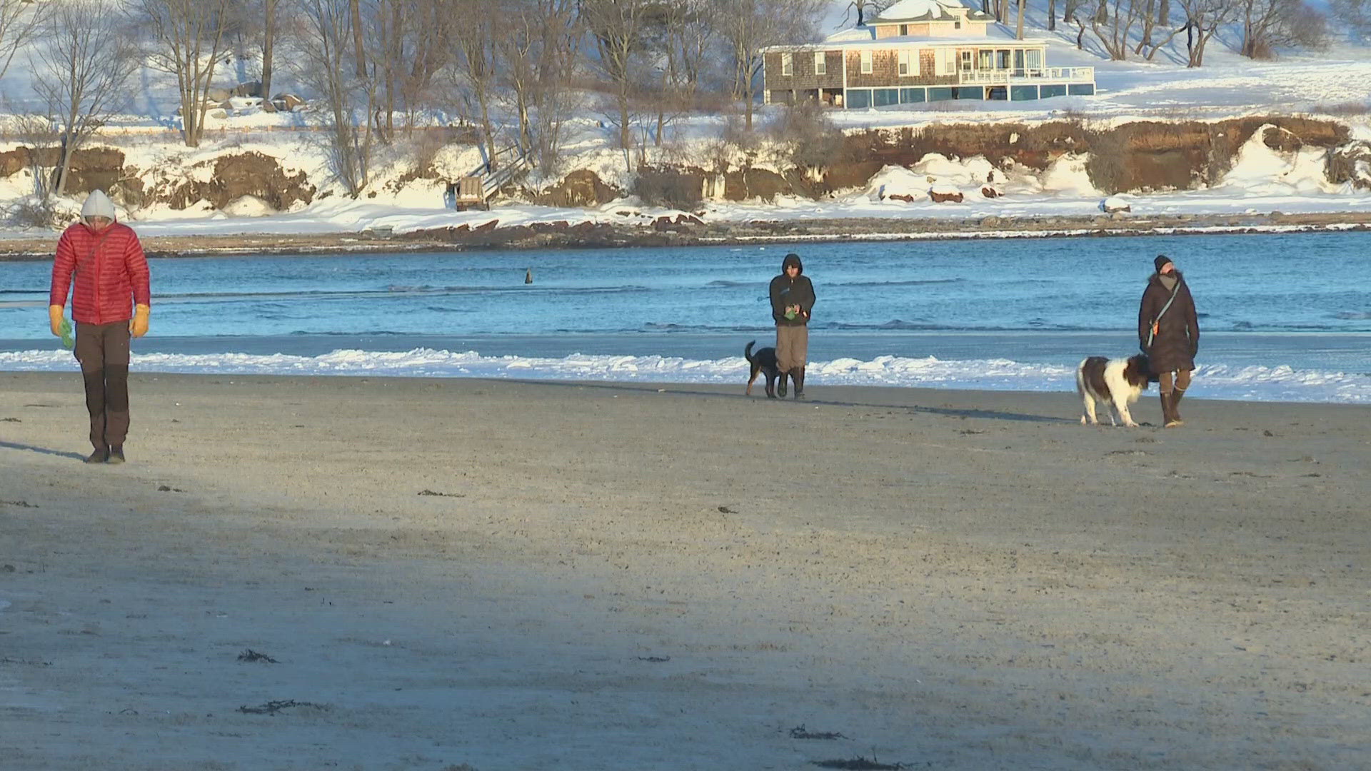 Scarborough considers raising non-resident beach fees | newscentermaine.com