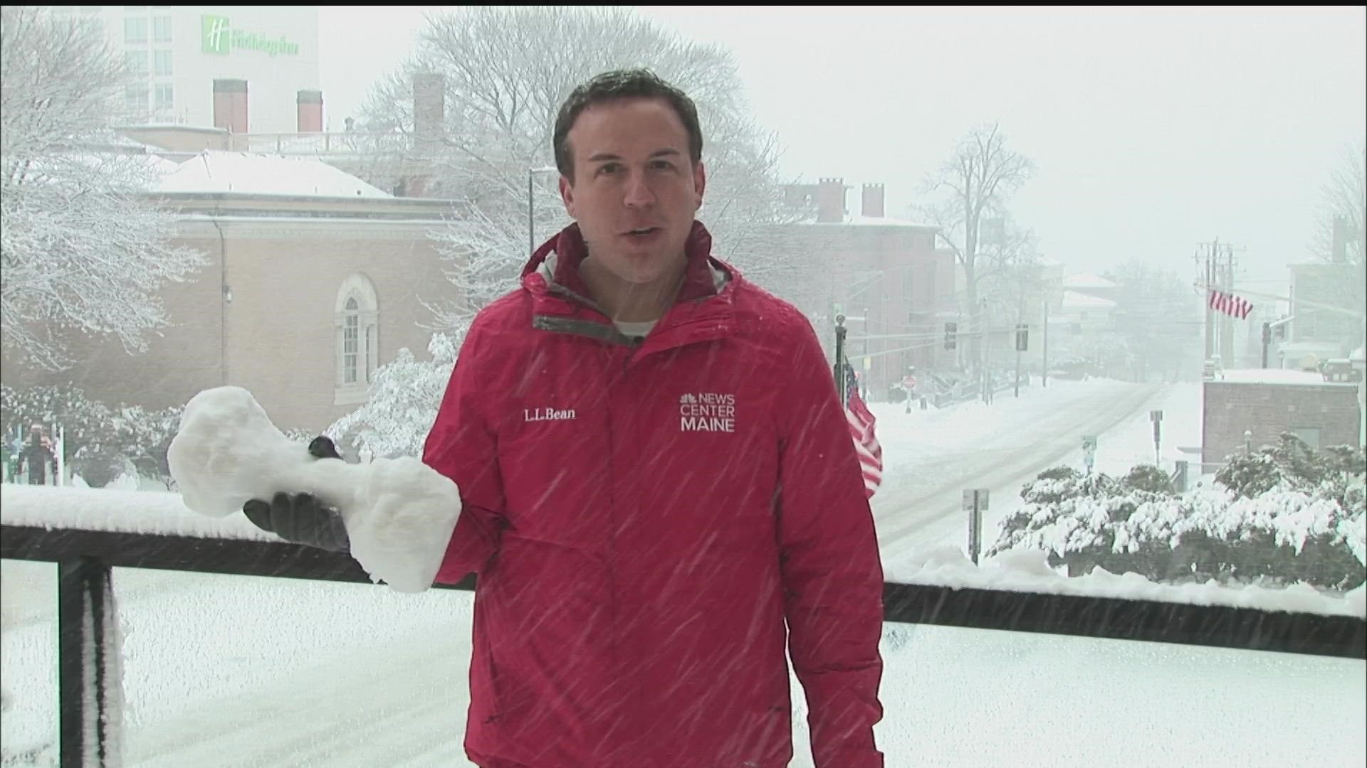 Playing in Saturday's big snowfall | newscentermaine.com