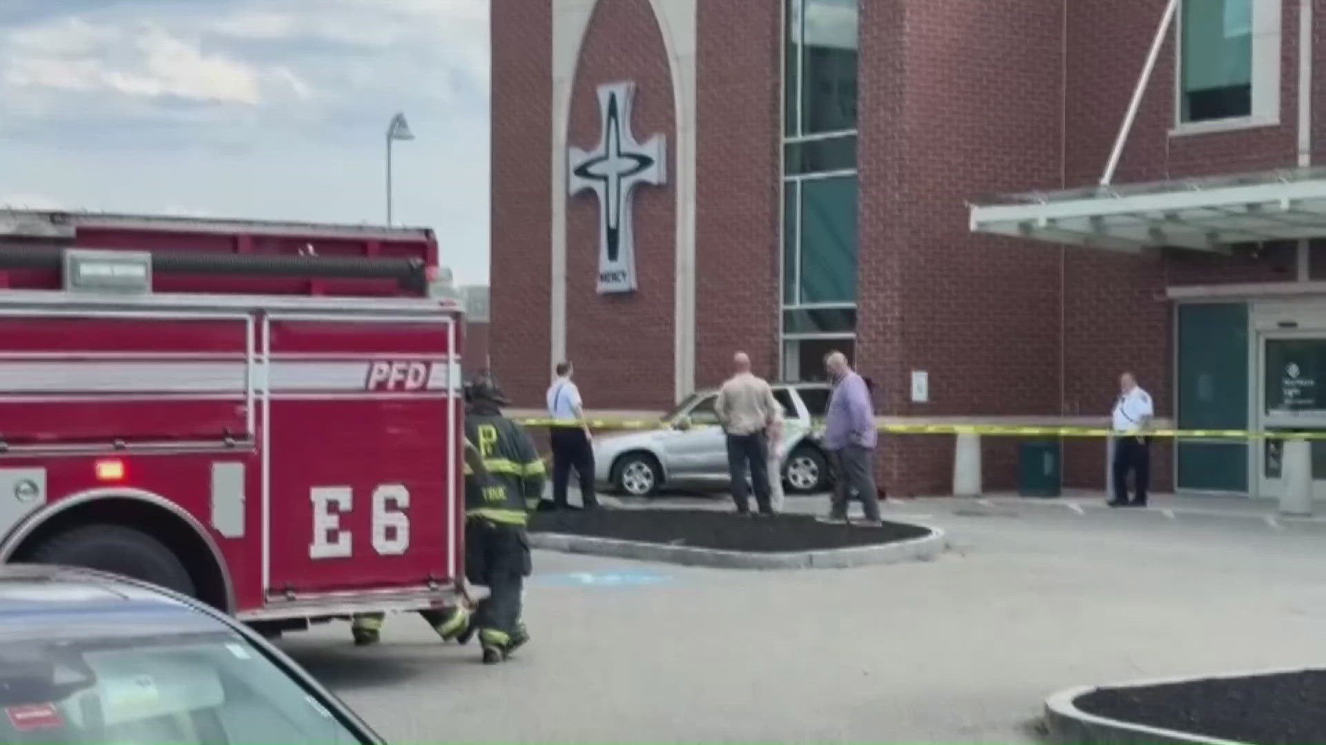 Car crashes into hospital entrance in Portland, no injuries reported ...