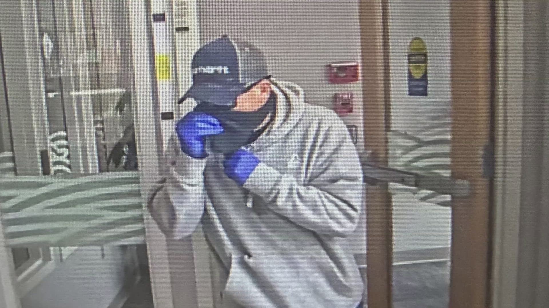 Portland, Maine police seek suspect in Kennebec Savings Bank robbery ...