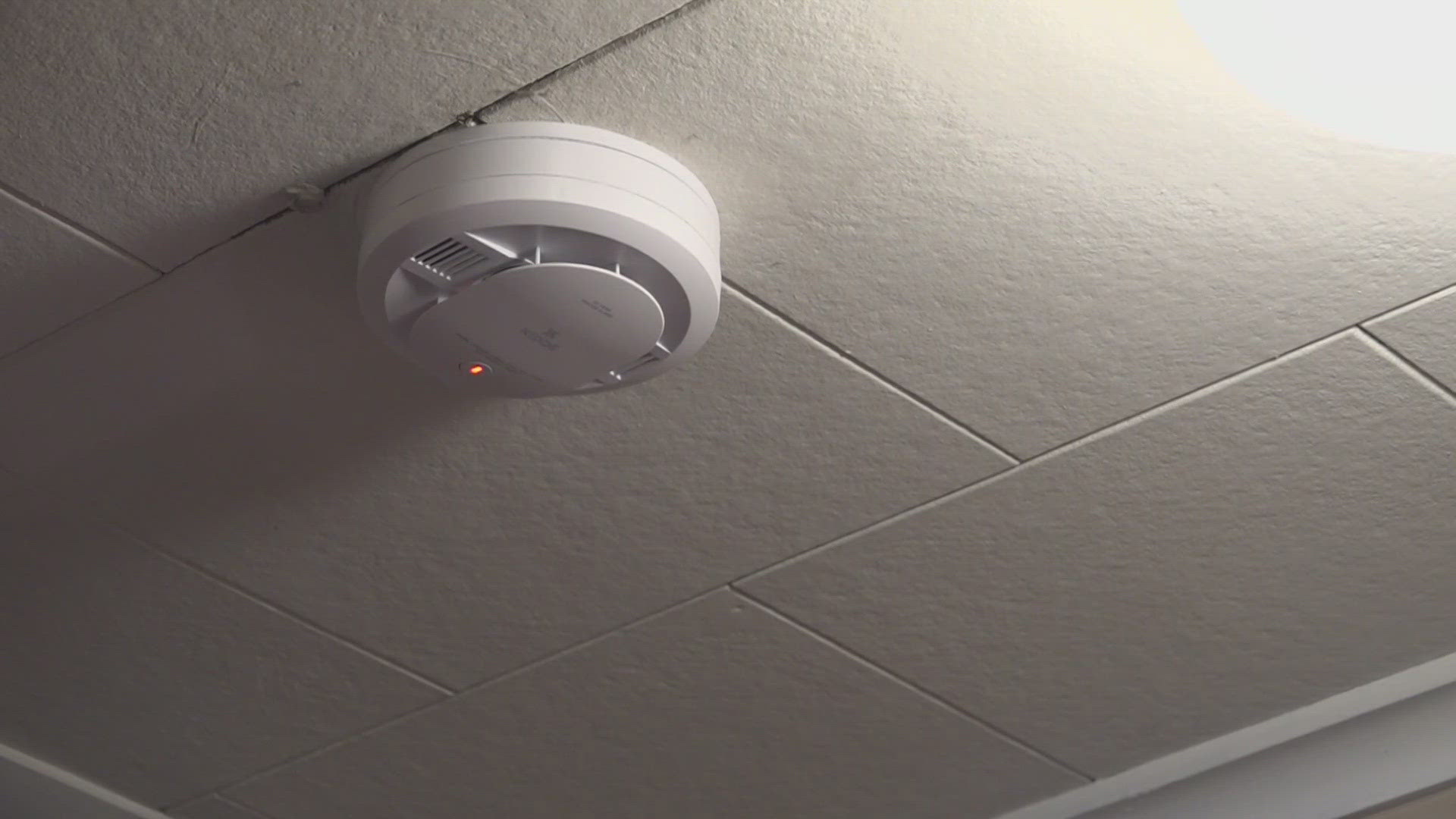 Public safety experts team up to install free smoke alarms in Maine ...