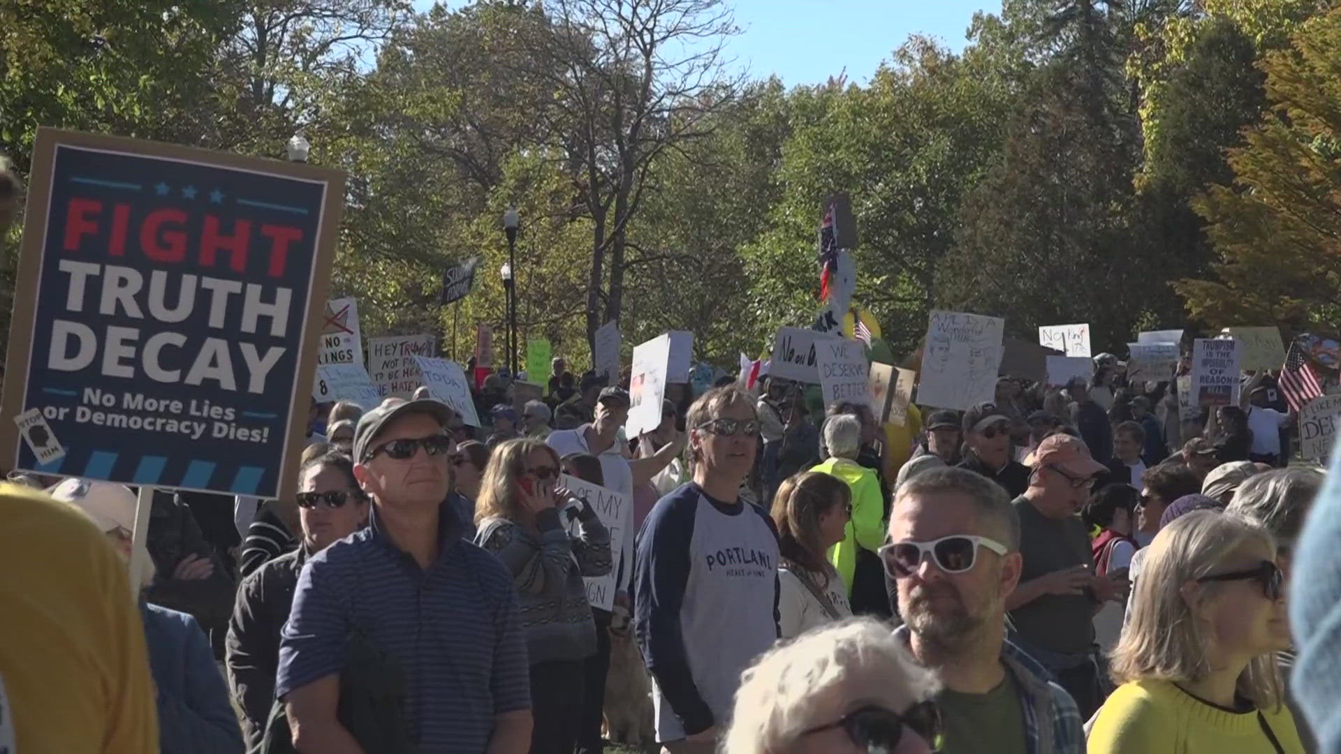 ‘No Kings’ rally draws hundreds in Portland to protest Trump ...