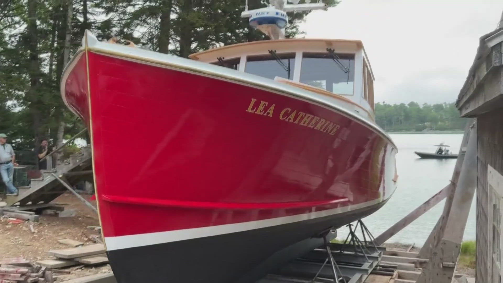 Wooden lobster boat marks turning point for Maine boatyard ...