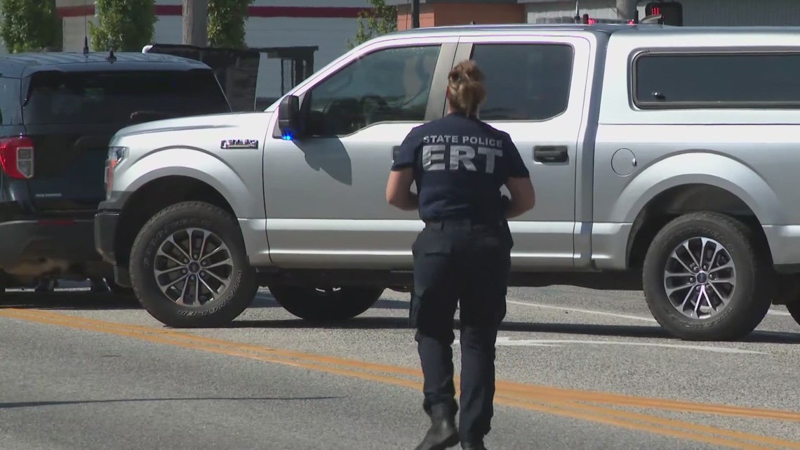 Police: Gunman last seen near Raymond-Windham town line | newscentermaine.com