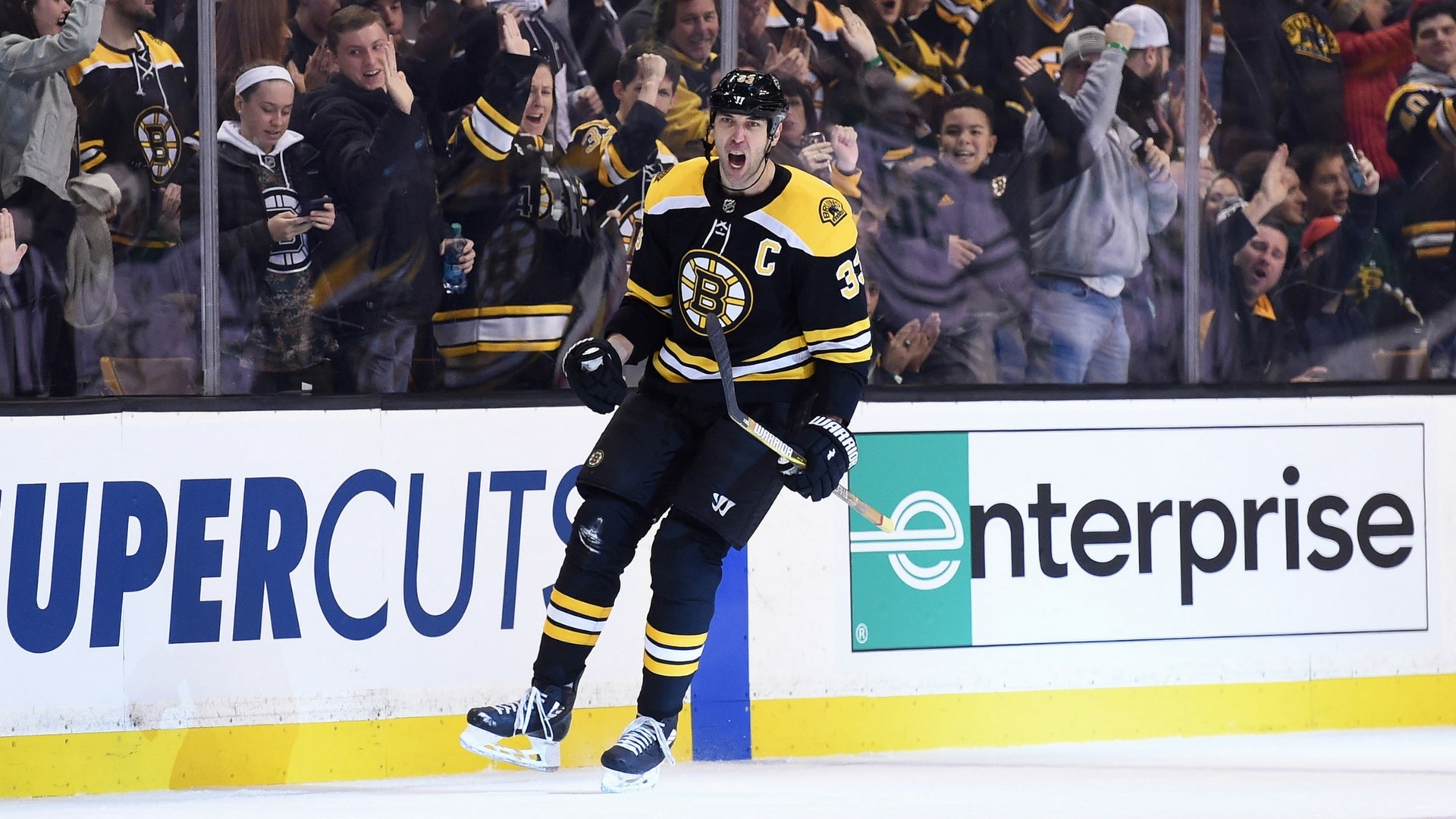 Chara says he's signing one-day contract to retire a Boston Bruin ...