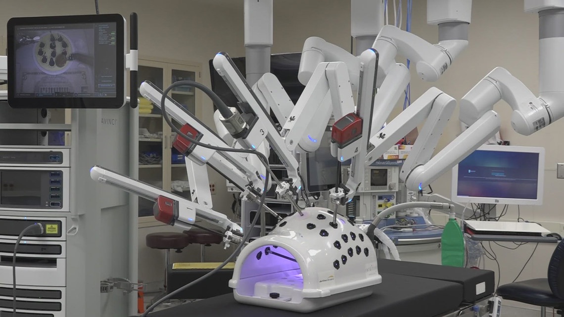 St. Joseph Hospital introduces new robotic surgery device ...