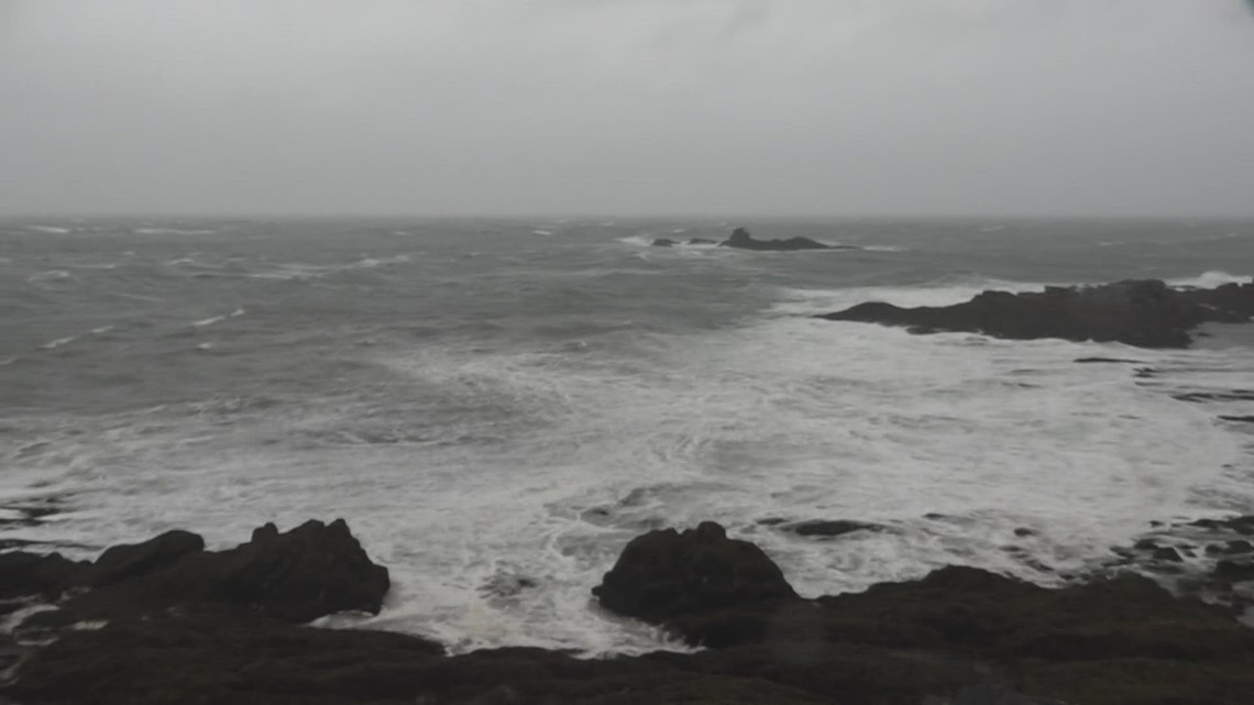 Nor'easter winds and rain wallop Down East on Saturday morning ...