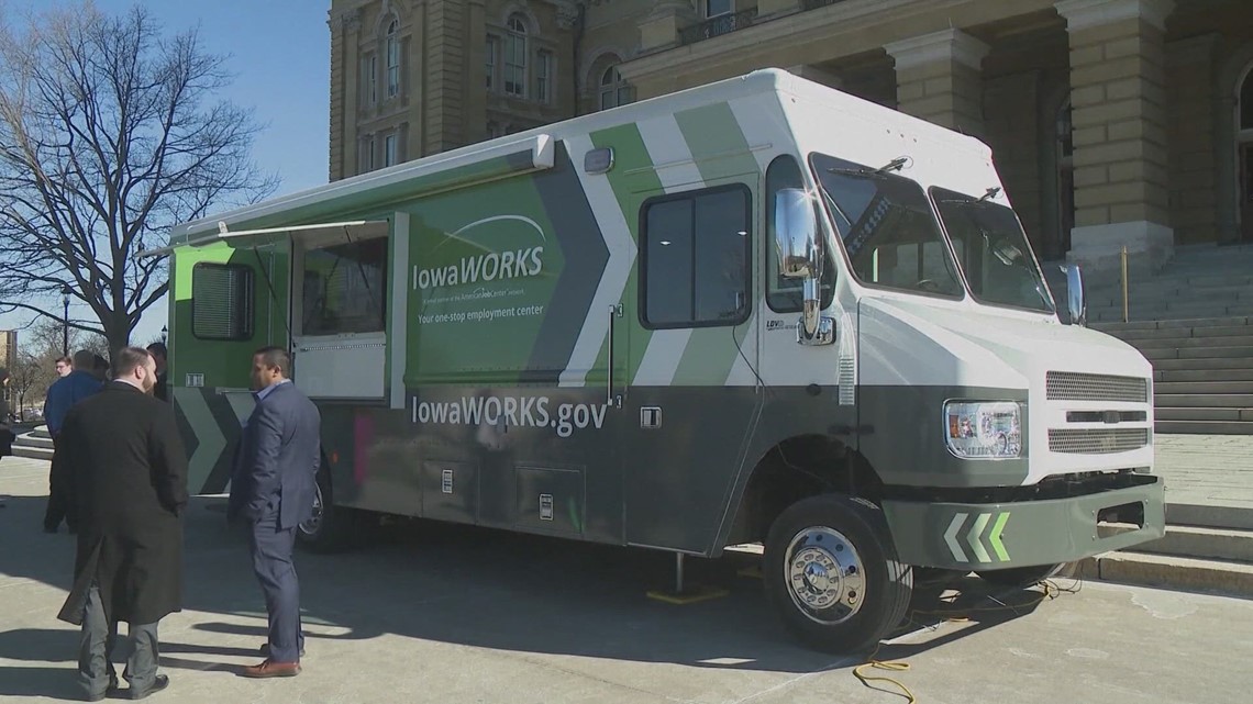 Mobile workforce center arrives at Iowa Tyson plant to help with ...