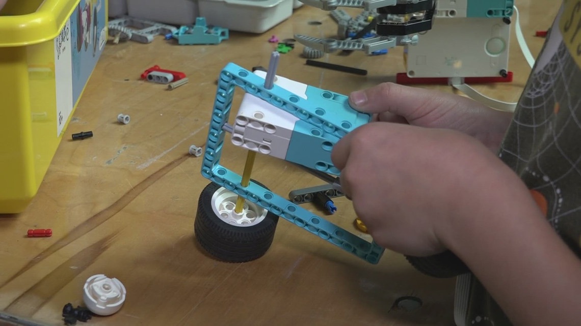 Maine School of Science and Math hosts first robotics symposium to ...