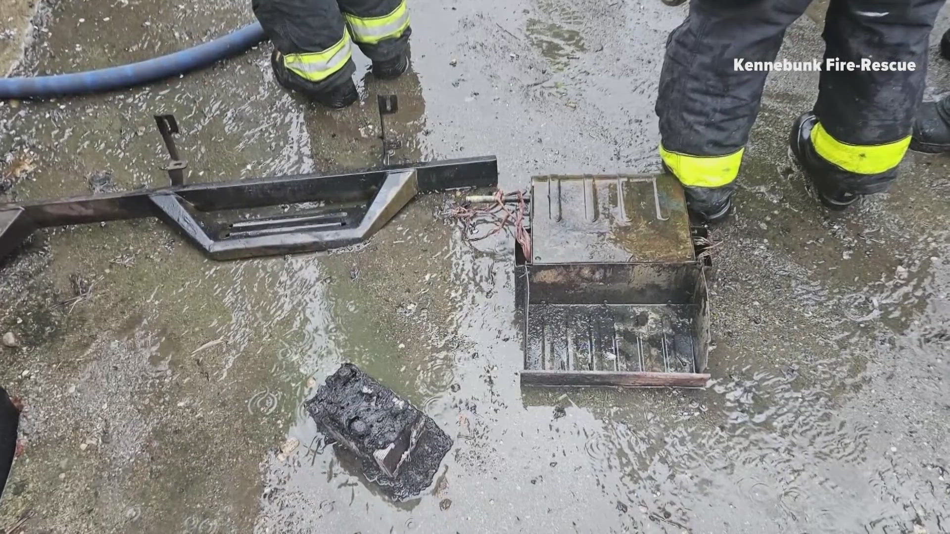 Crews put out a fire inside an auto repair shop in Lyman ...