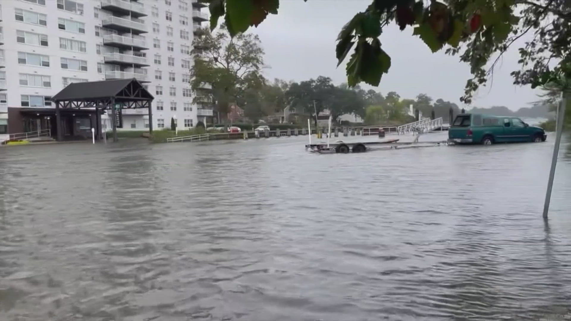 Powerful and dangerous nor'easter slams into the East Coast ...