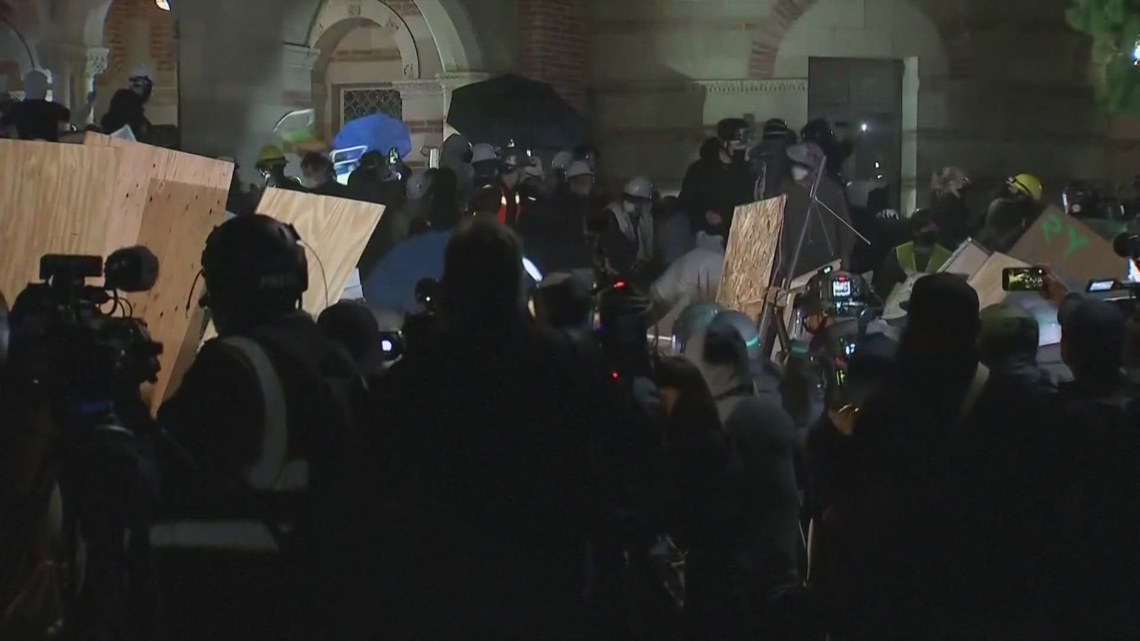 Police in riot gear confront protesters on UCLA campus ...