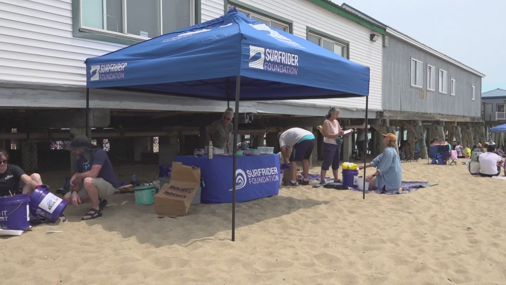 Volunteers clean Old Orchard Beach after July 4th | newscentermaine.com