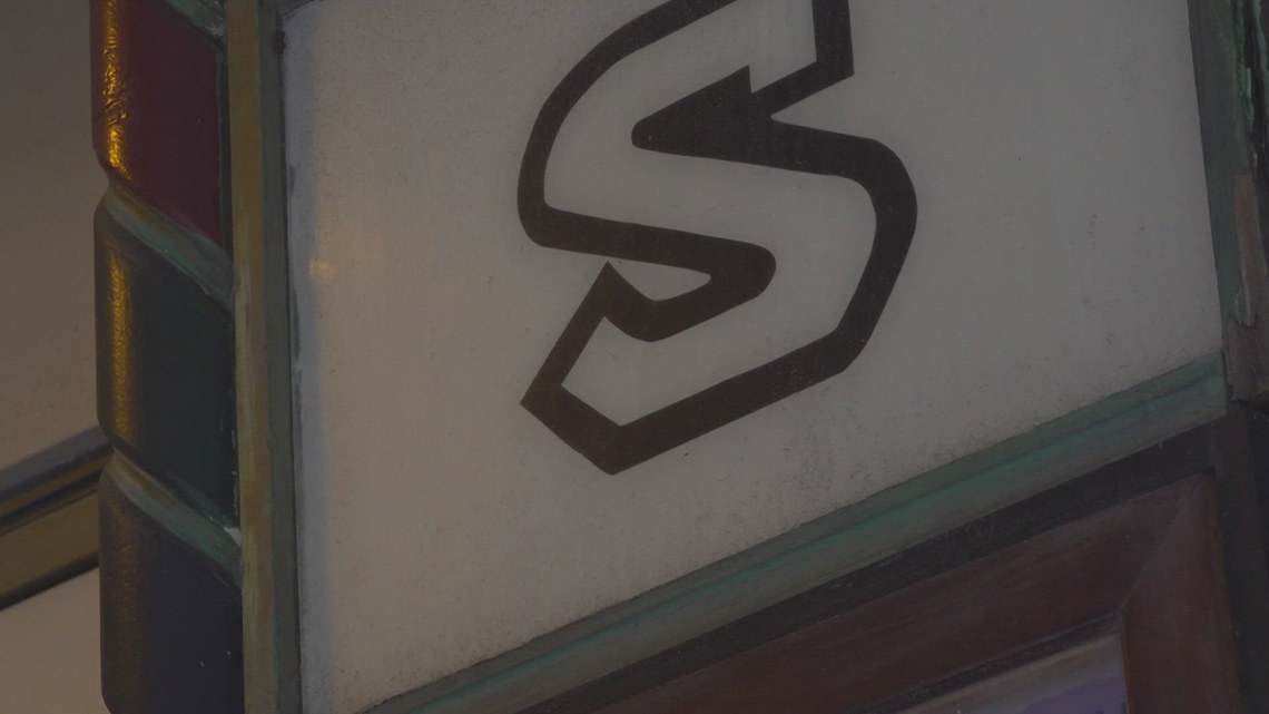 Stagehands at popular Portland venues push for unionization ...