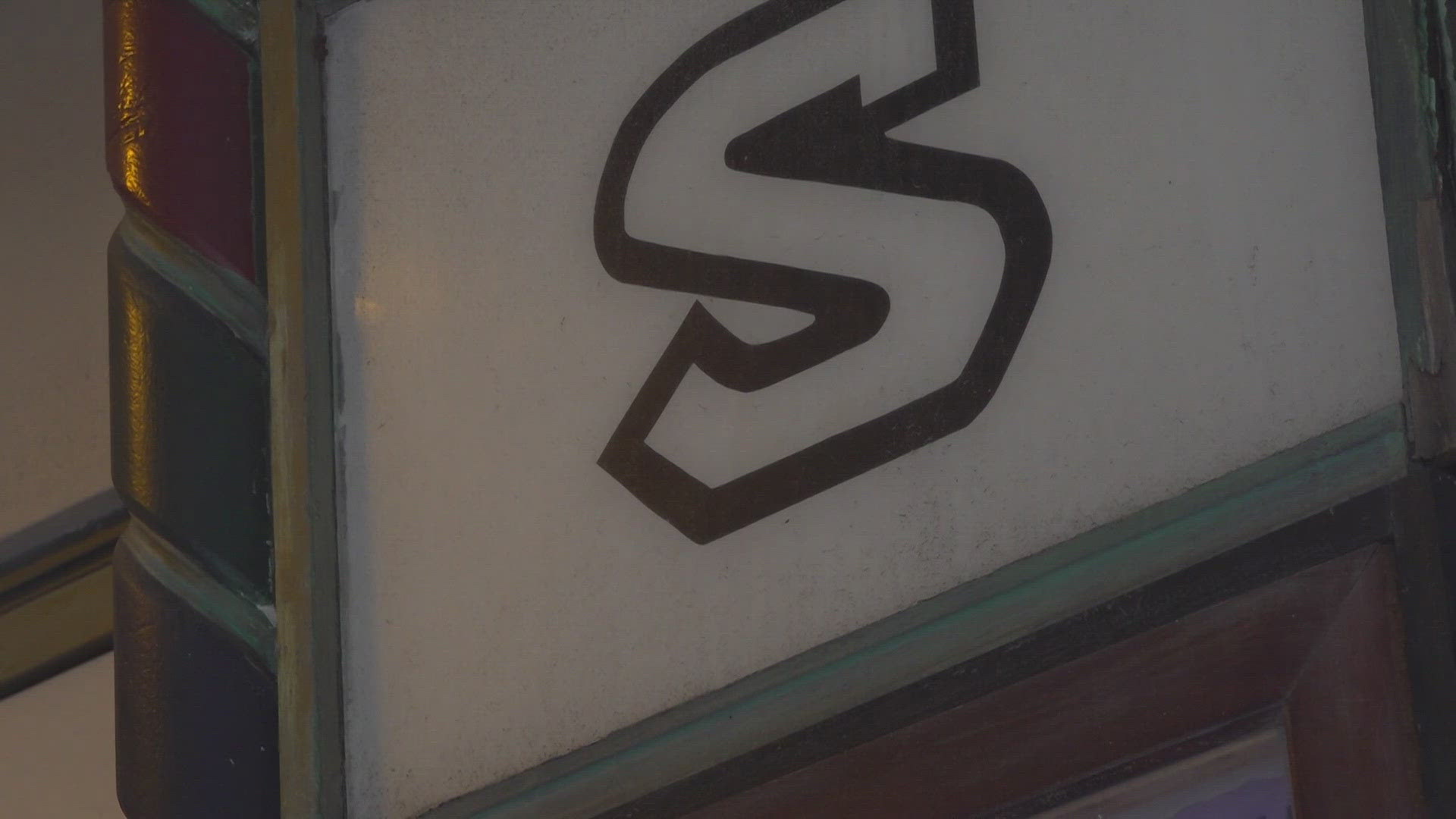 Stagehands at popular Portland venues push for unionization ...