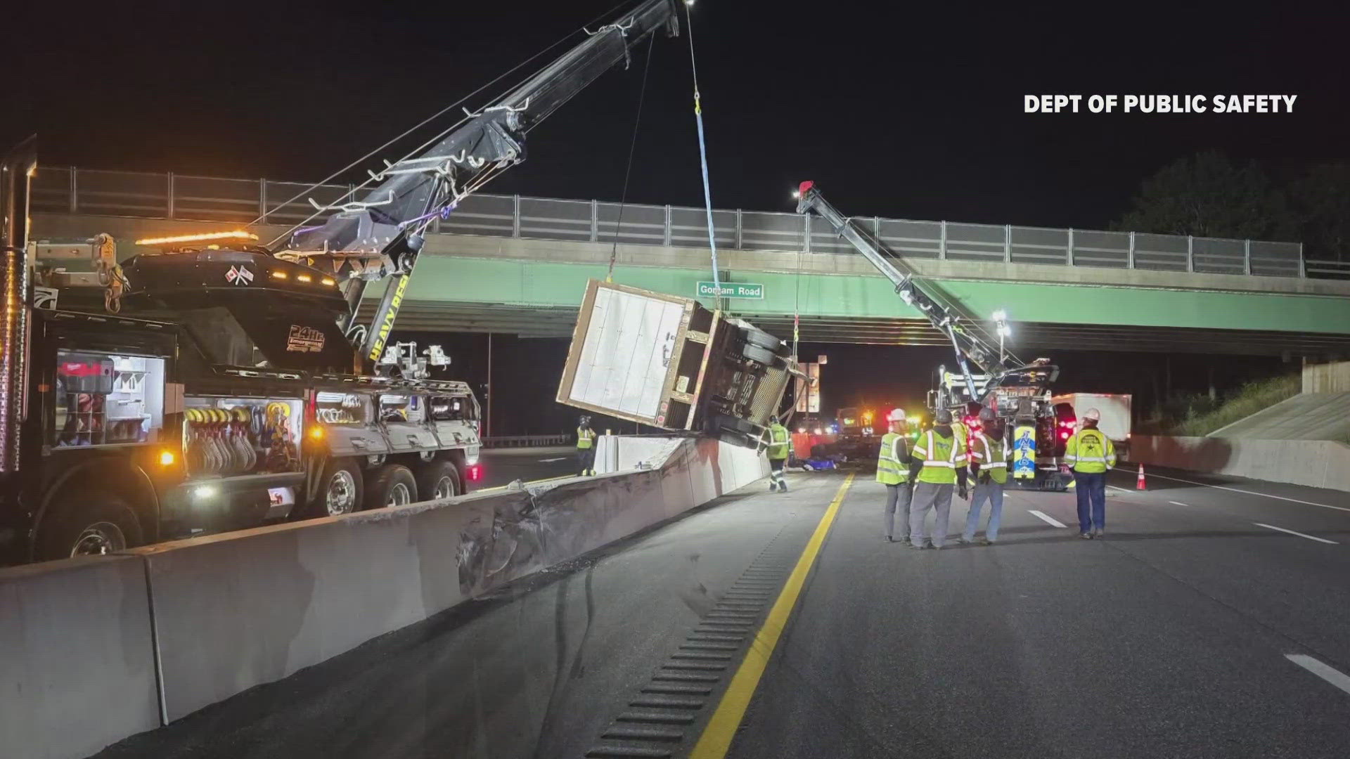 Tractor-trailer crashes into overpass bridge on I-95 in Scarborough | newscentermaine.com