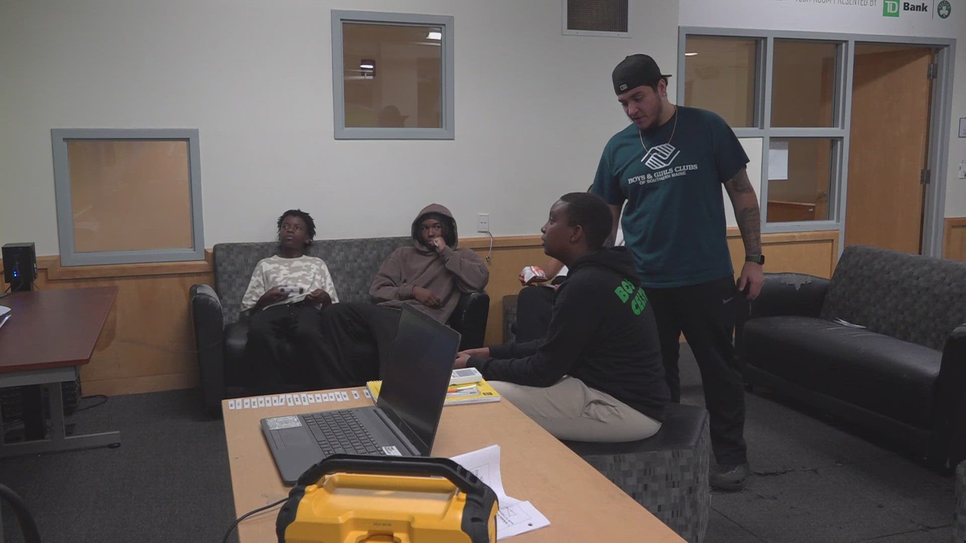 John Oliver auctioning off 'Last Week Tonight' props to support public media after Trump cuts ...