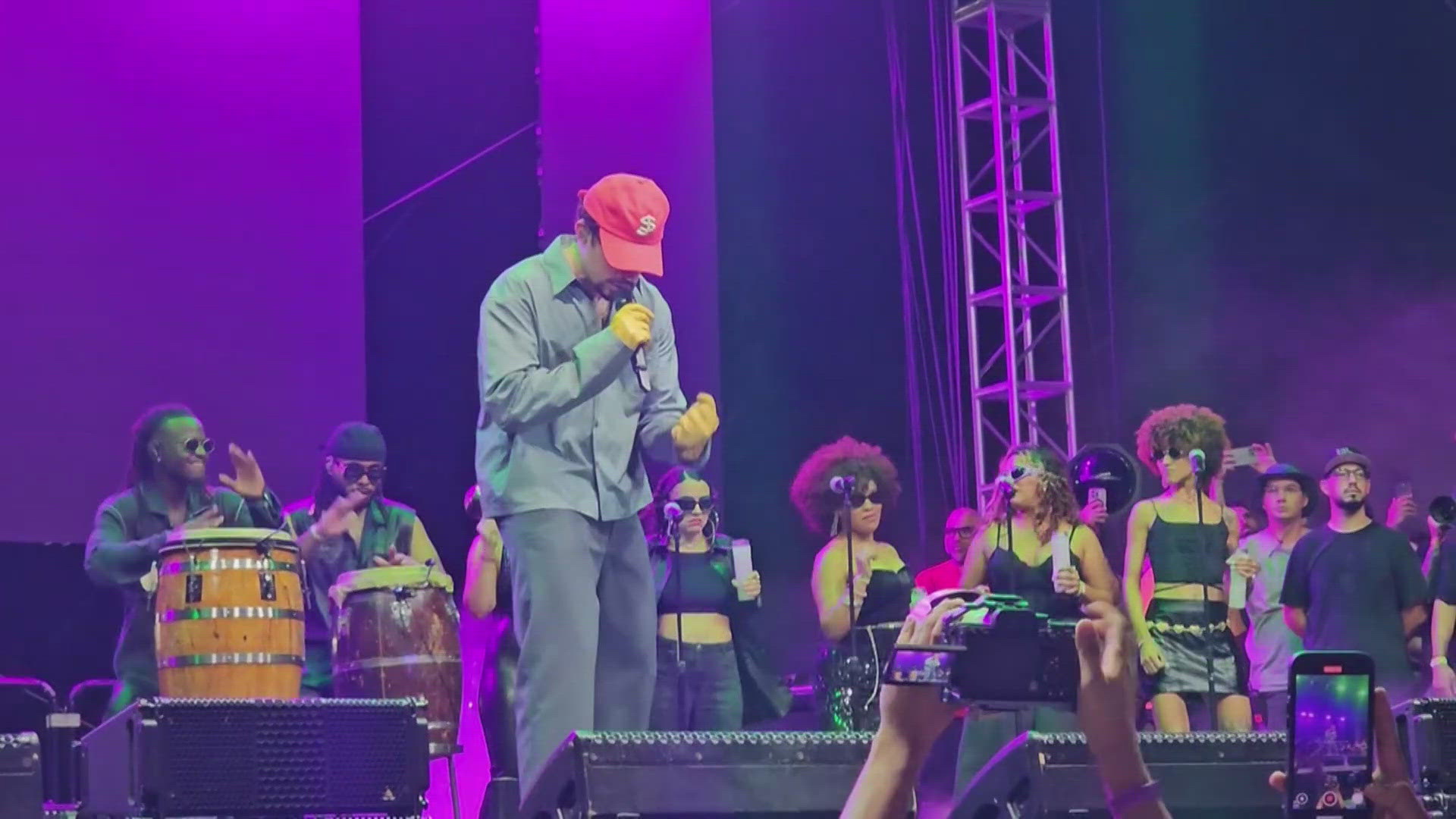 Bad Bunny's halftime show has a height requirement for some workers ...