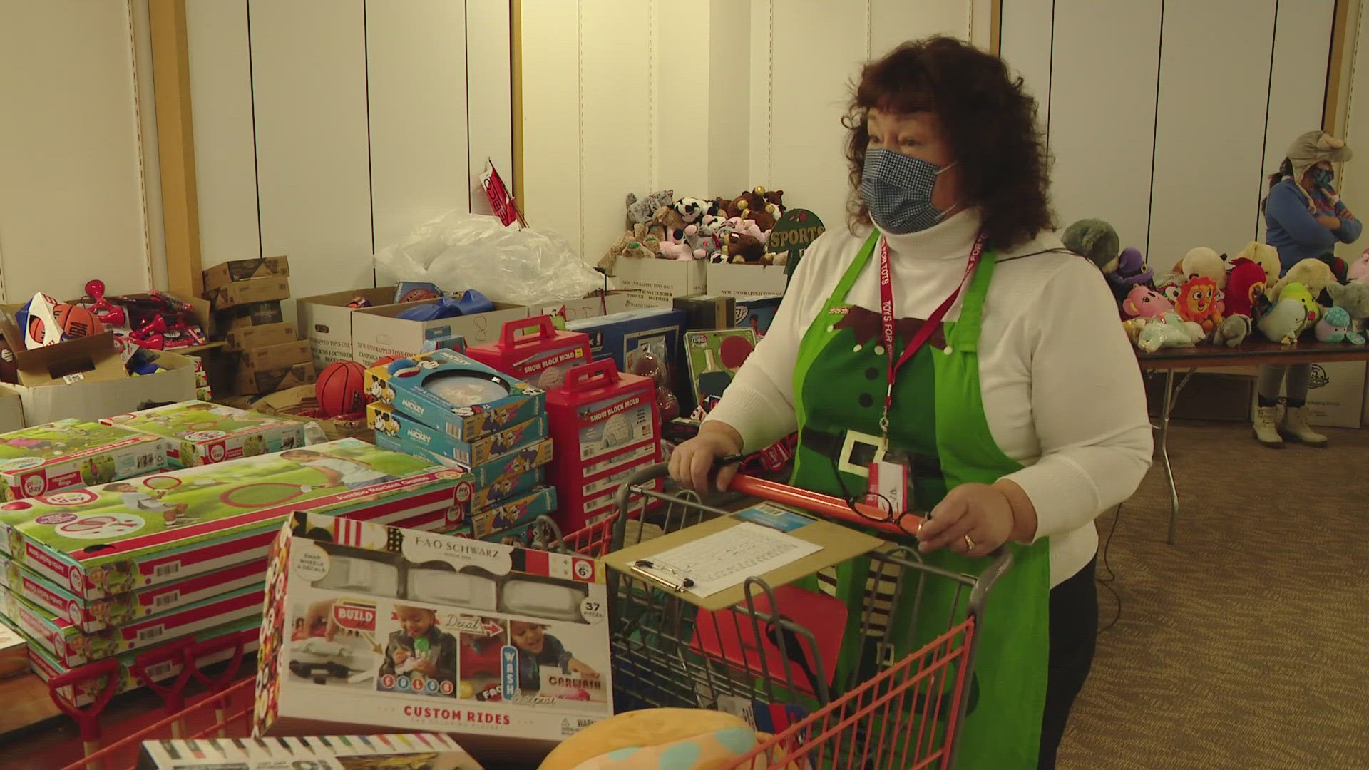 Toys for Tots spreads holiday cheer | newscentermaine.com