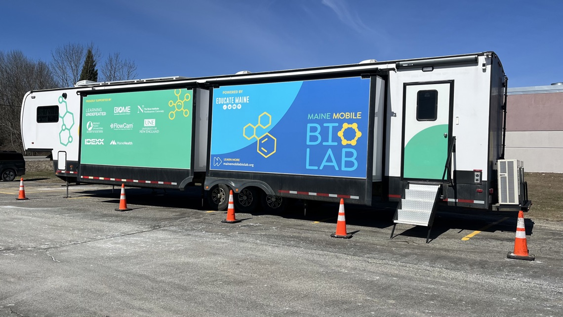 Maine Mobile BIOLAB educates students through interactive STEM lessons ...