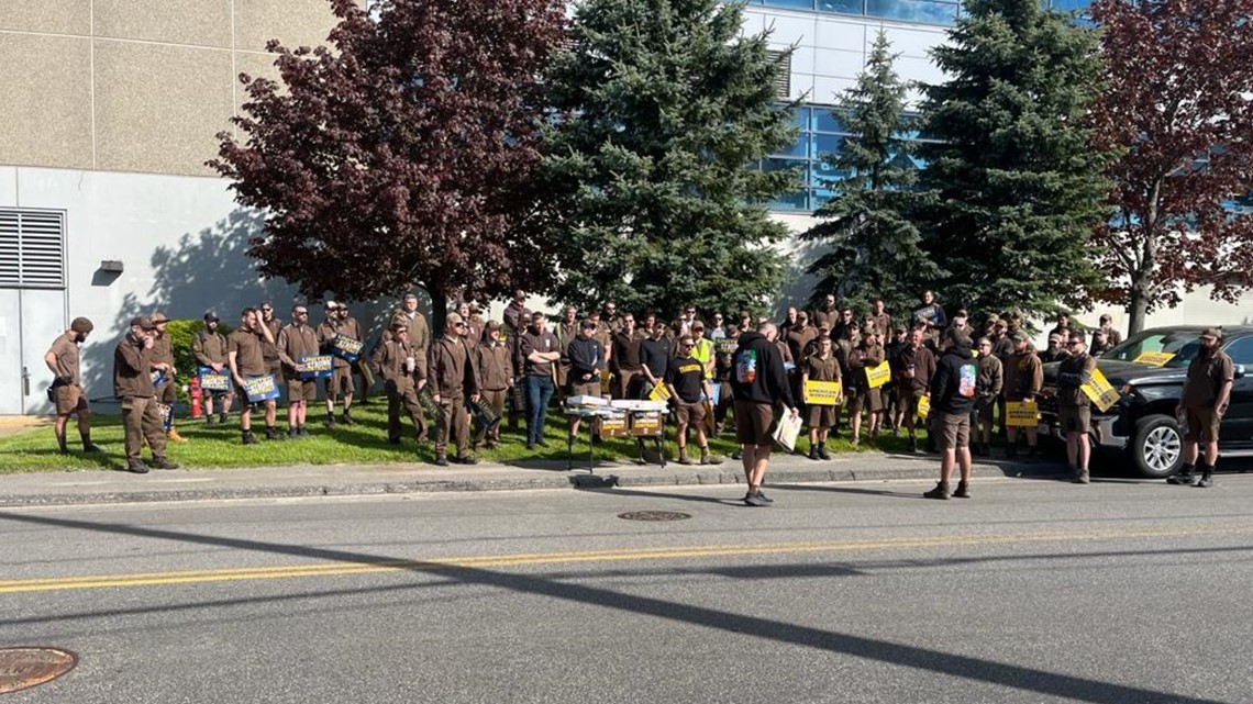 UPS union workers rally for better work conditions | newscentermaine.com
