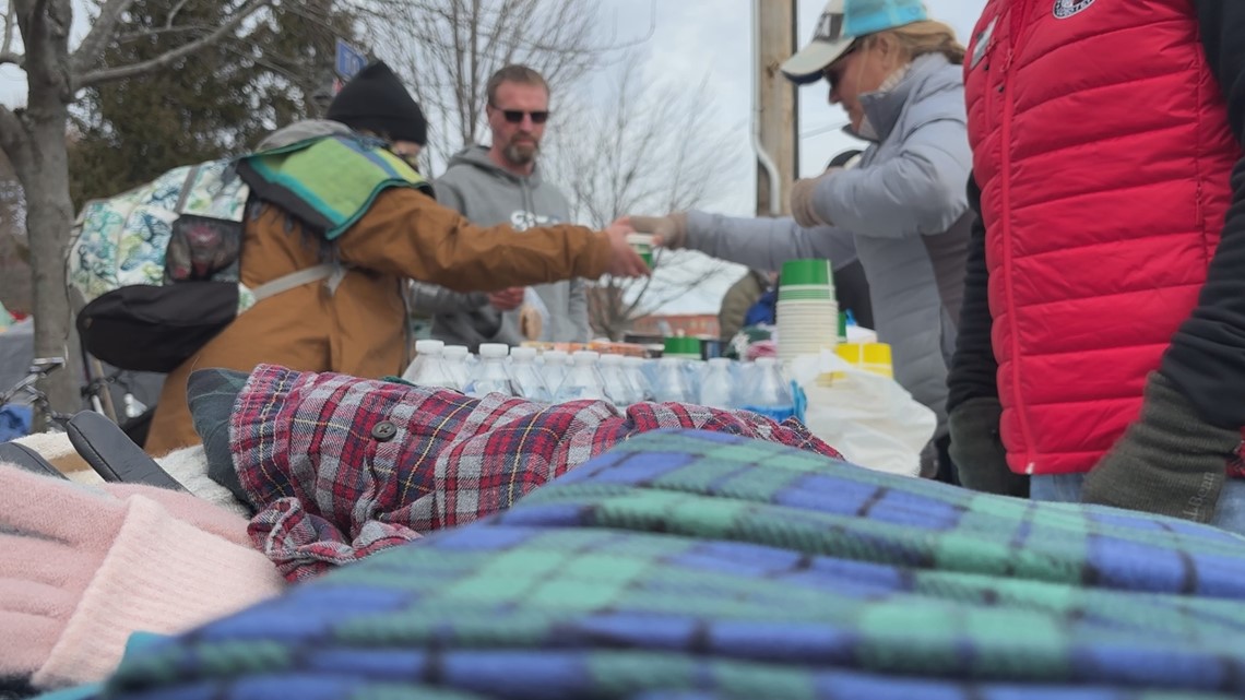 Fishermen give back with warm chowder this Christmas | newscentermaine.com