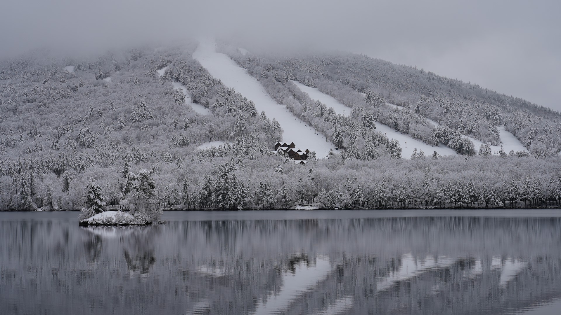 Much of Fryeburg without electricity after Monday snow storm ...