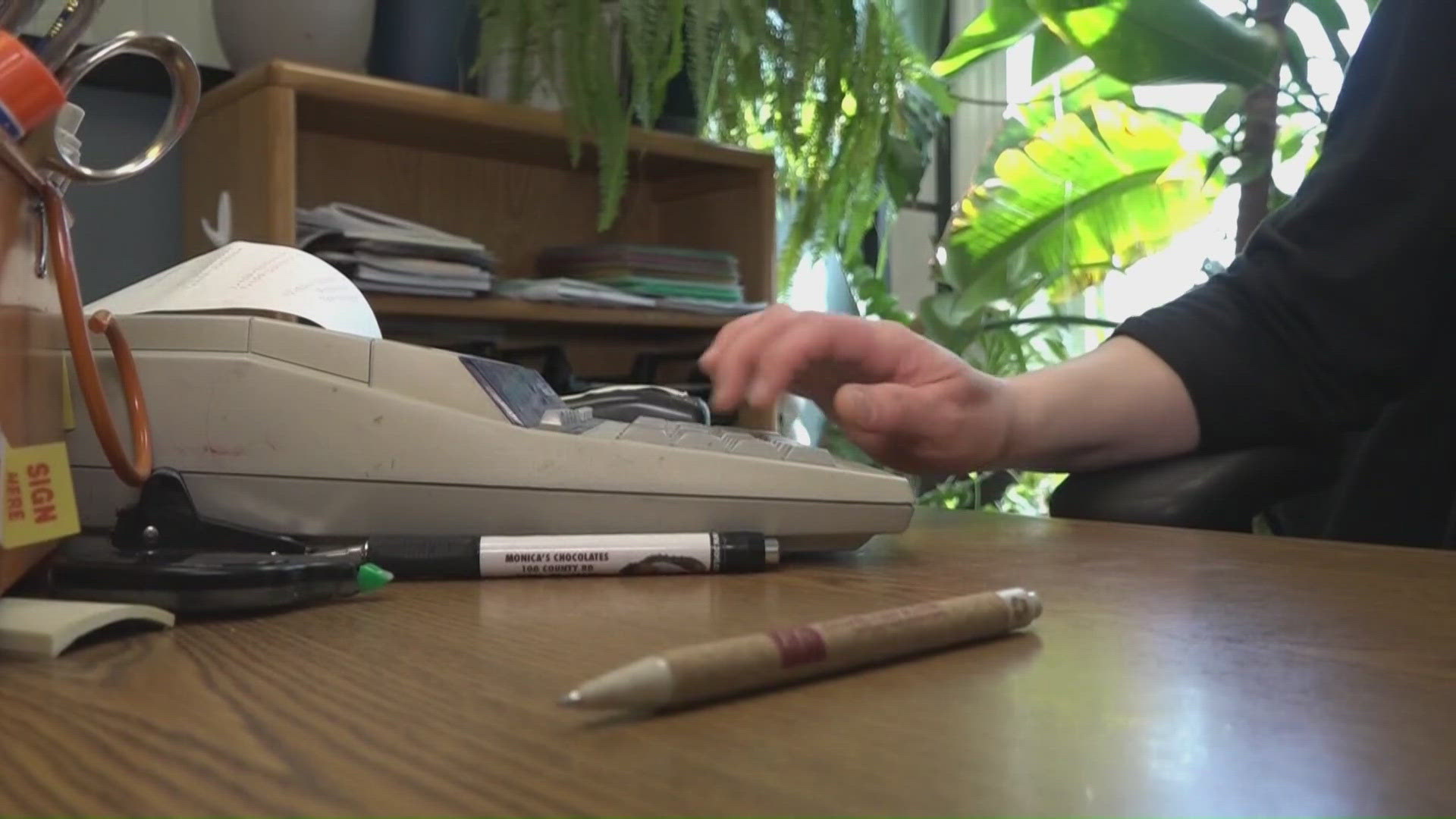 How to qualify for tax breaks for student loan payments ...