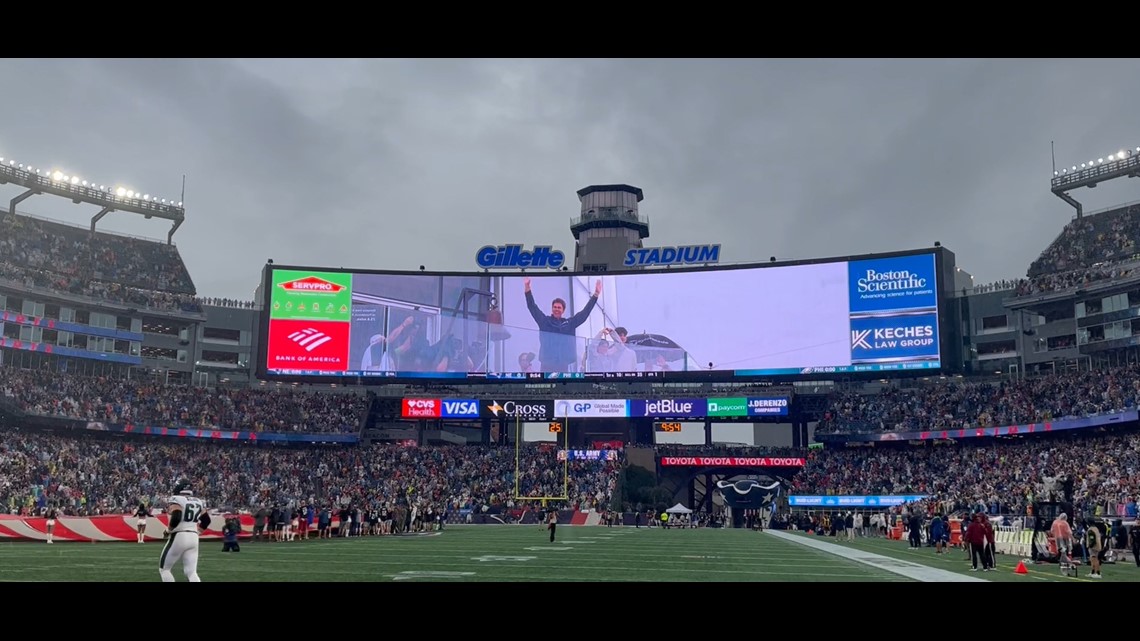 Tom Brady rings Gillette Stadium lighthouse bell to welcome Patriots ...