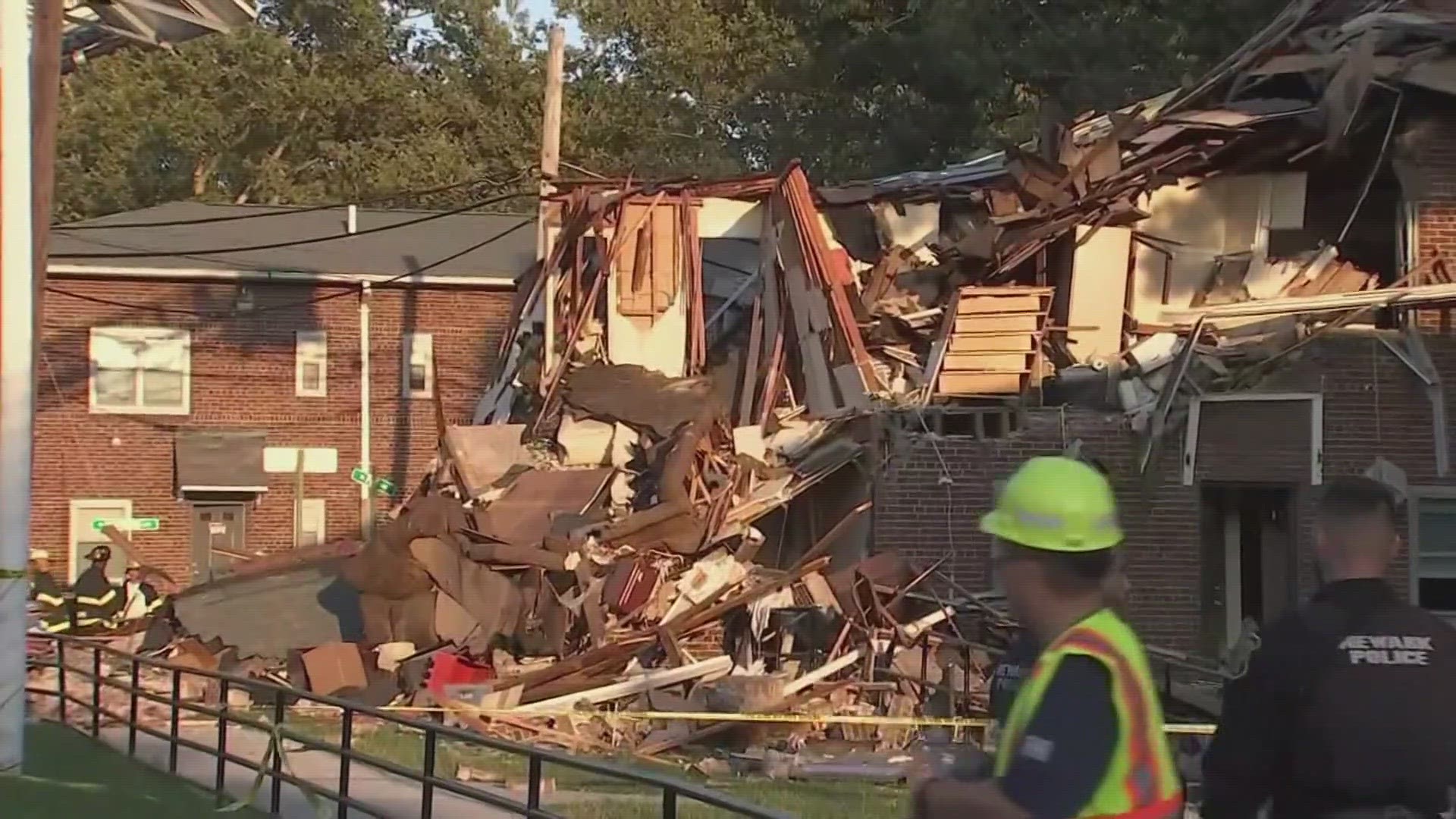 New video shows the moment a New Jersey apartment building explodes ...