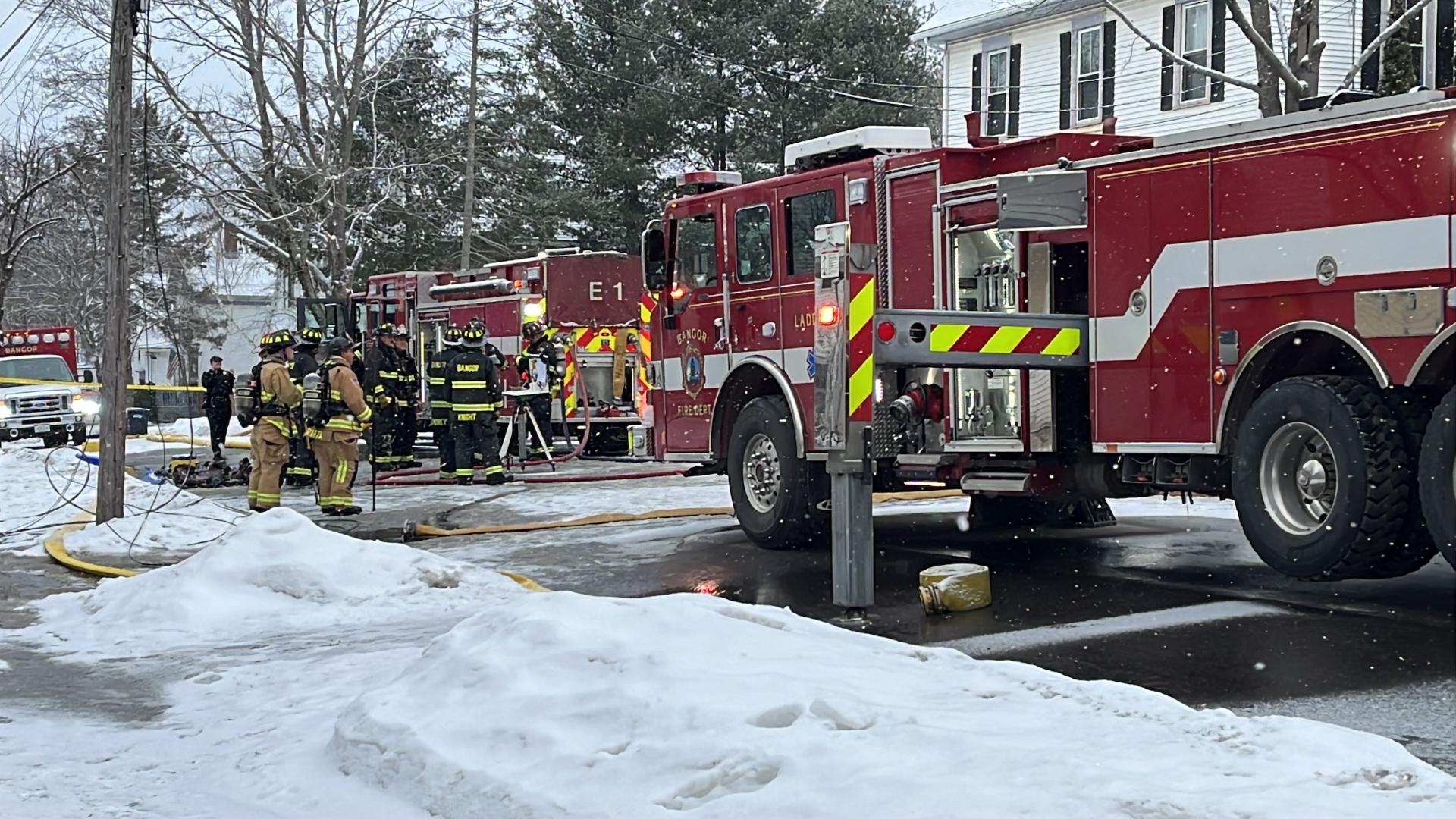 Bangor fire crews battle building blaze on Fourth Street ...