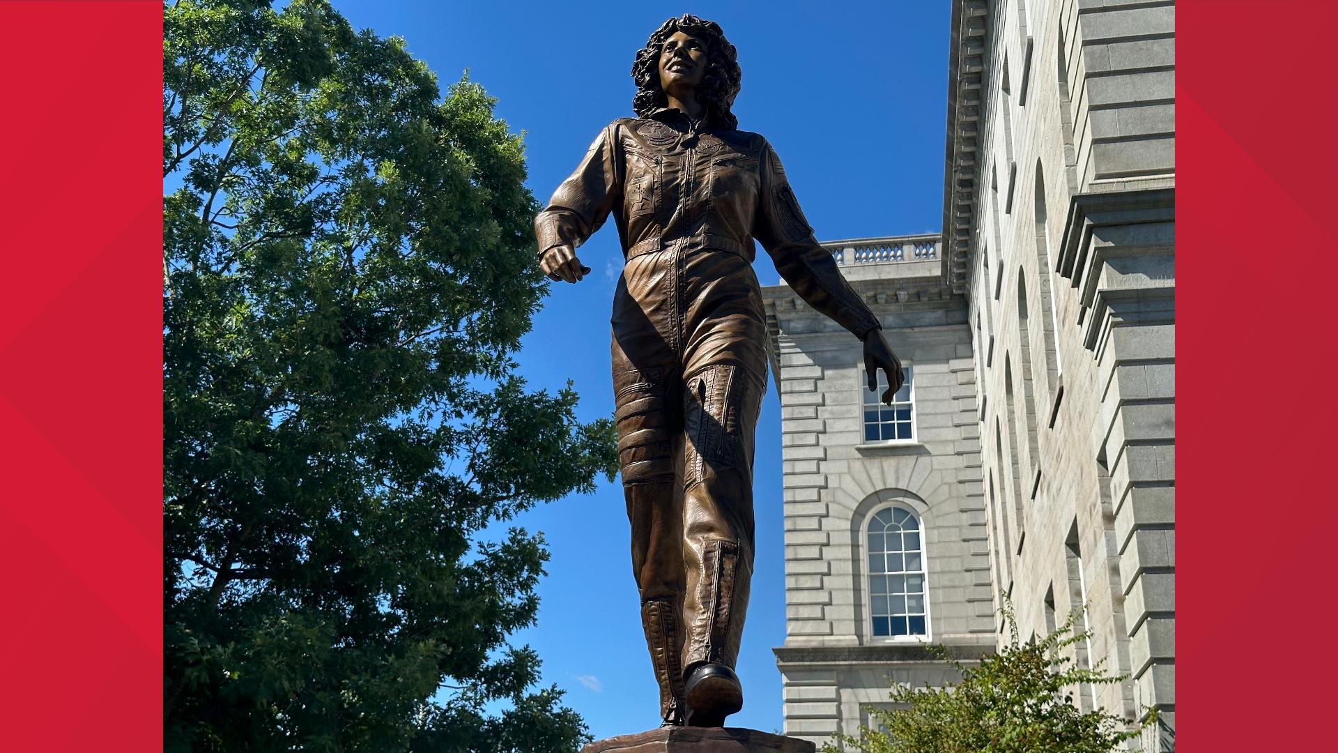 Christa McAuliffe is first woman with a statue at NH capitol ...