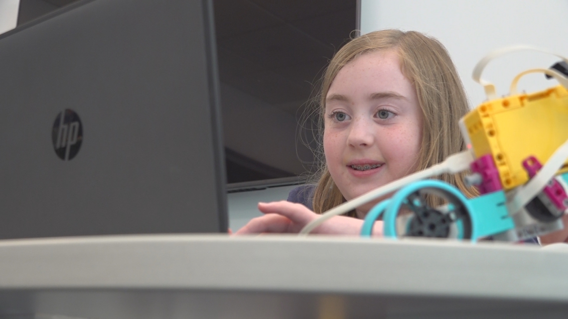 Girls Who Code: Summer camp teaches hands-on STEM education ...