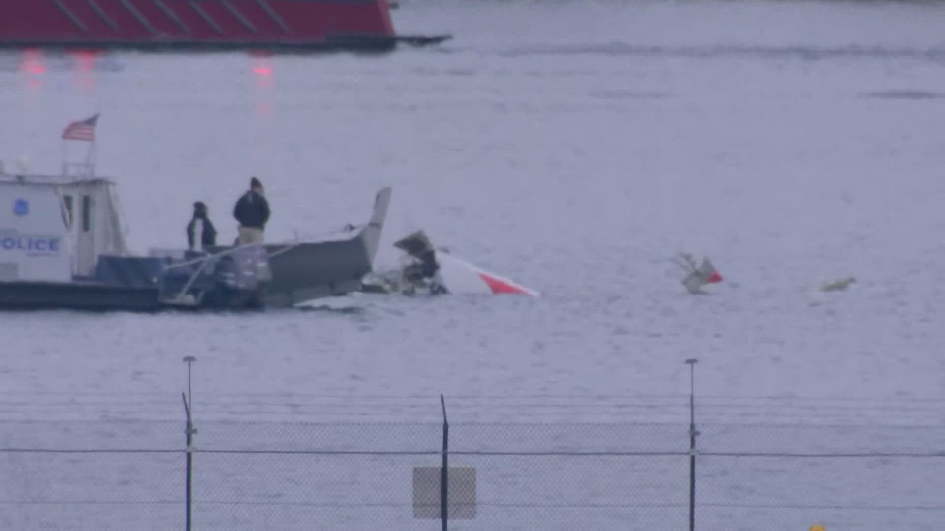 Investigators look for cause of deadly aircraft collision in DC ...