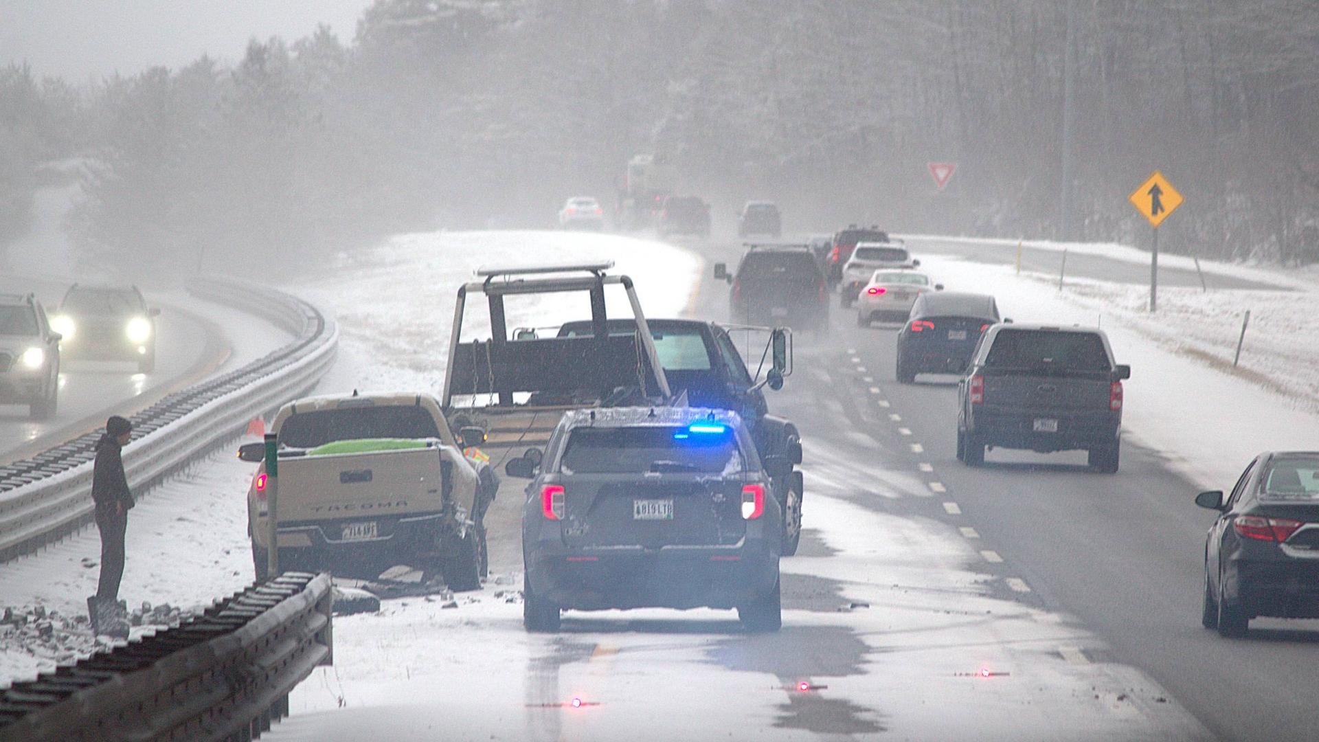Ocean effect snow causes multiple crashes on I‑295 in Topsham ...