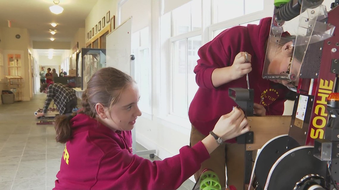 World-class robotics team visits Maine island school | newscentermaine.com