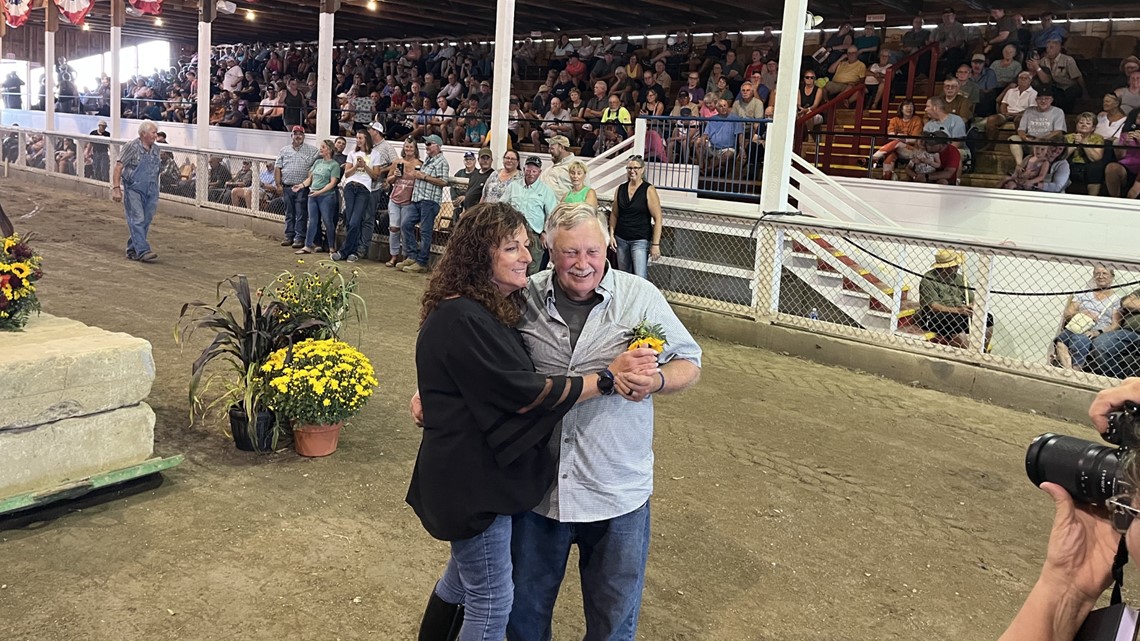 Maine couple gets married at the Fryeburg Fair | newscentermaine.com
