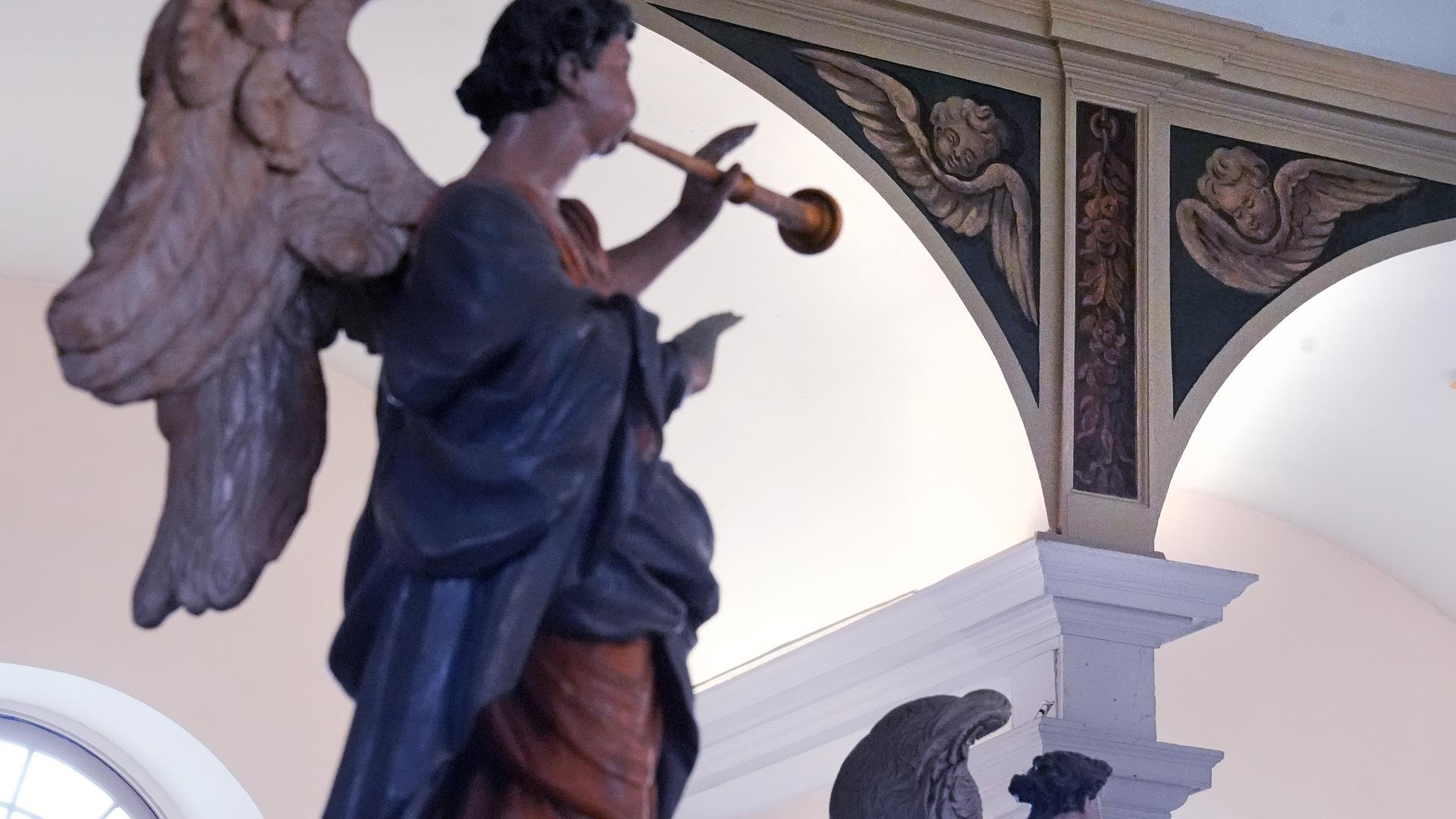 Centuries-old angels found under layers of paint at Old North Church in ...