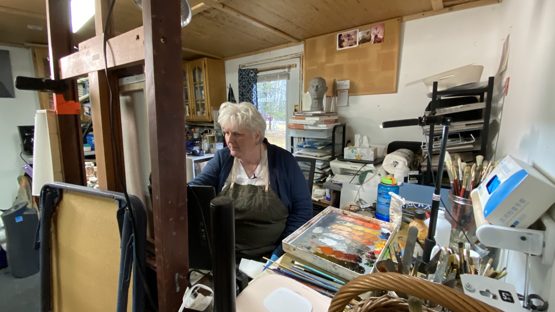 Artist begins portrait project, honors female political leaders ...