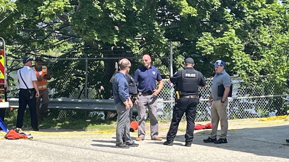 Vehicle found floating down Androscoggin River | newscentermaine.com