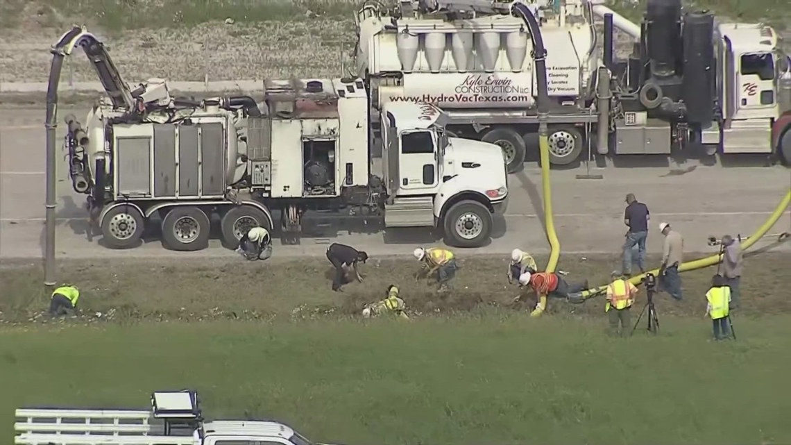$80,000 in dimes spill onto a Texas highway | newscentermaine.com