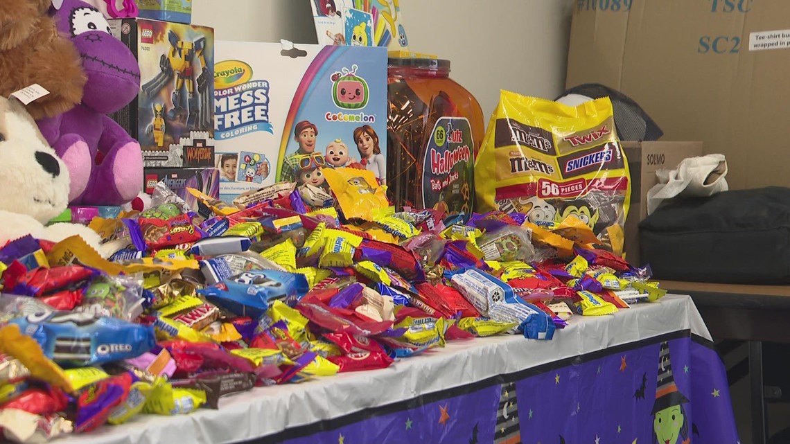 'Candy from a Cop' event returns in Holden for Halloween ...