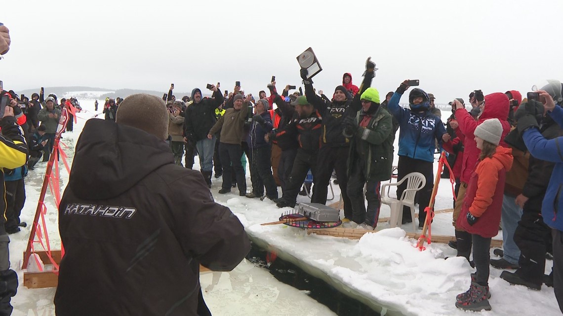 Maine group sets new record for world's largest ice carousel ...