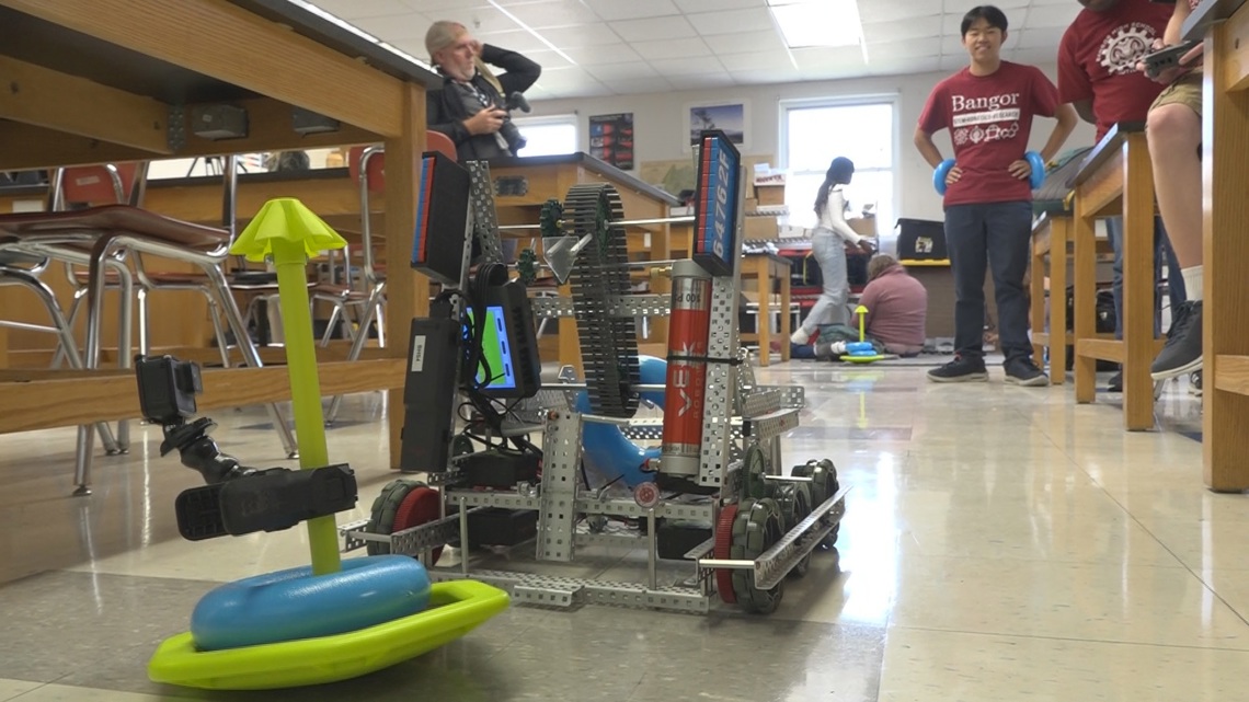 Maine elementary school teaches entirely in French | newscentermaine.com